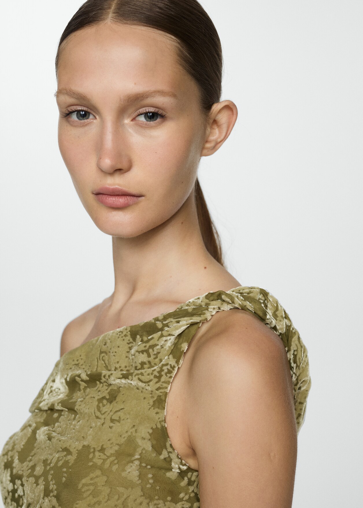 Draped top with velvet detail - Women | MANGO USA