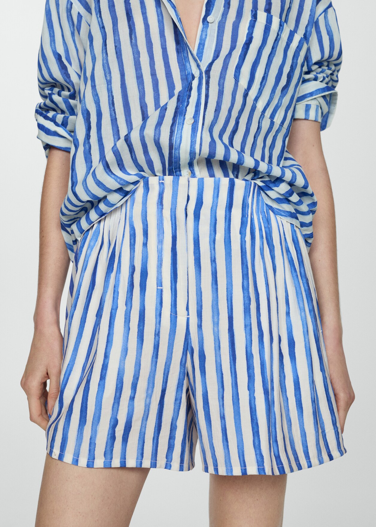 Striped high-waisted shorts - Woman | MANGO USA