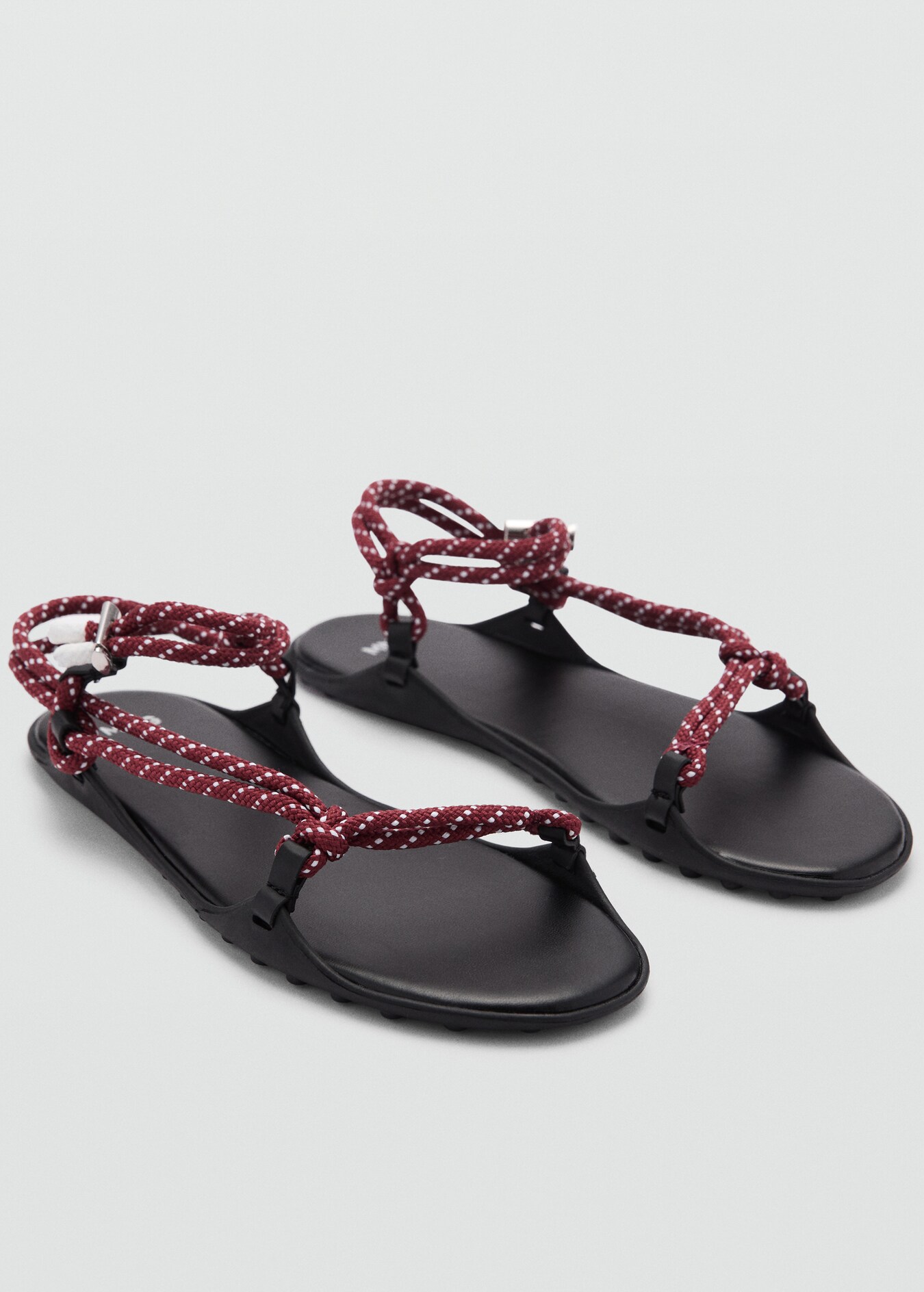 Combined lace-up sandal