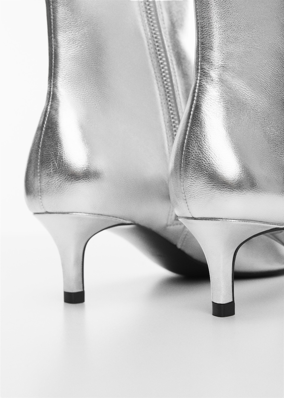Botín piel tacón kitten - Mujer | MANGO México Botín piel tacón kitten - Mujer | MANGO México