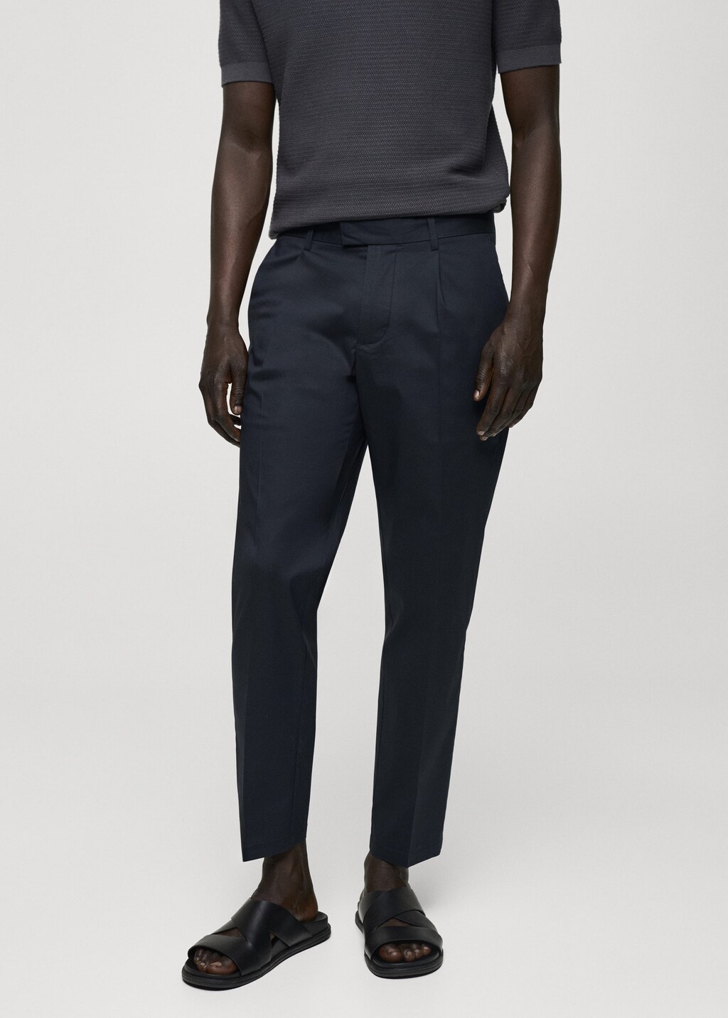 Slim-fit cotton pleated trousers | MANGO