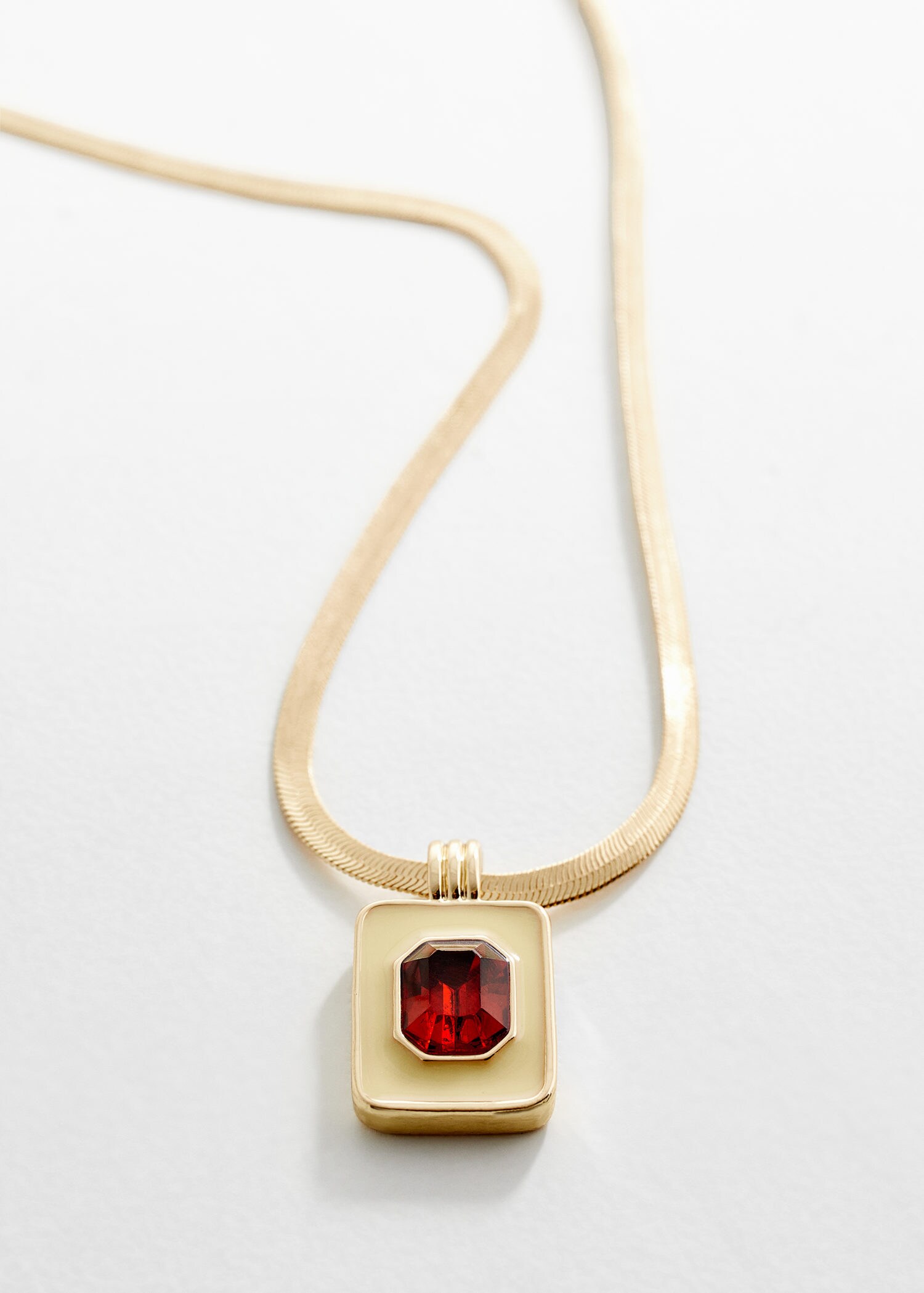 Faceted crystal necklace | MANGO