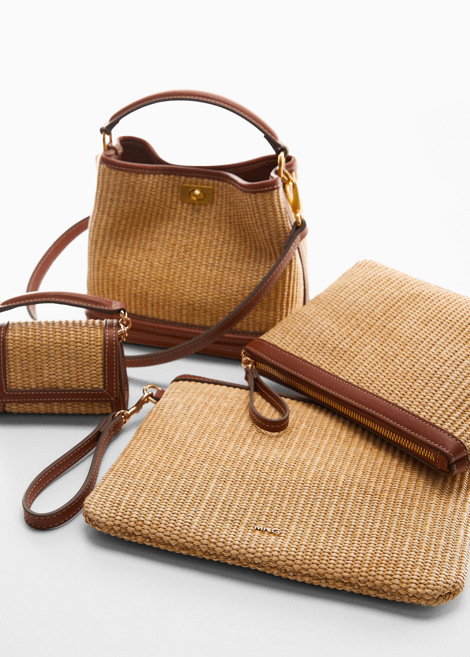 Raffia effect purse | MANGO