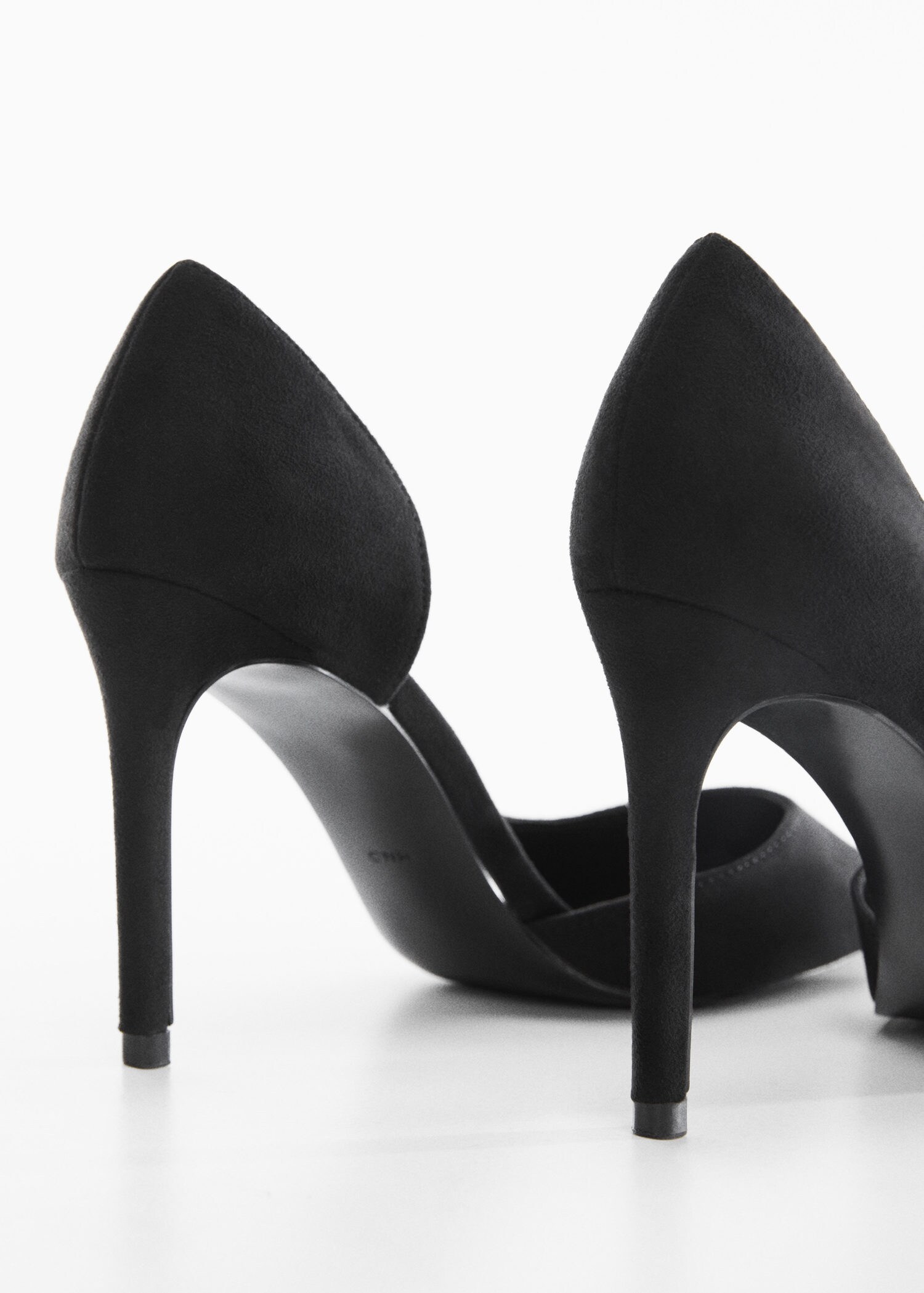 Asymmetrical heeled shoes | MANGO