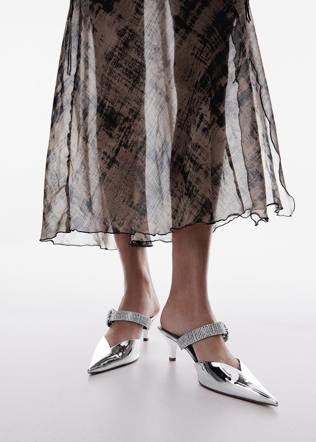 Pointed shoes with rhinestone detail - Woman | MANGO USA