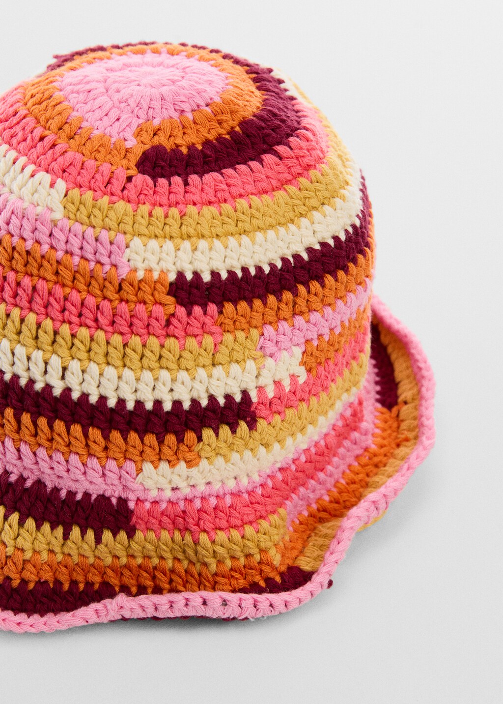 Crochet bucket hat - Woman | MANGO Gambia
