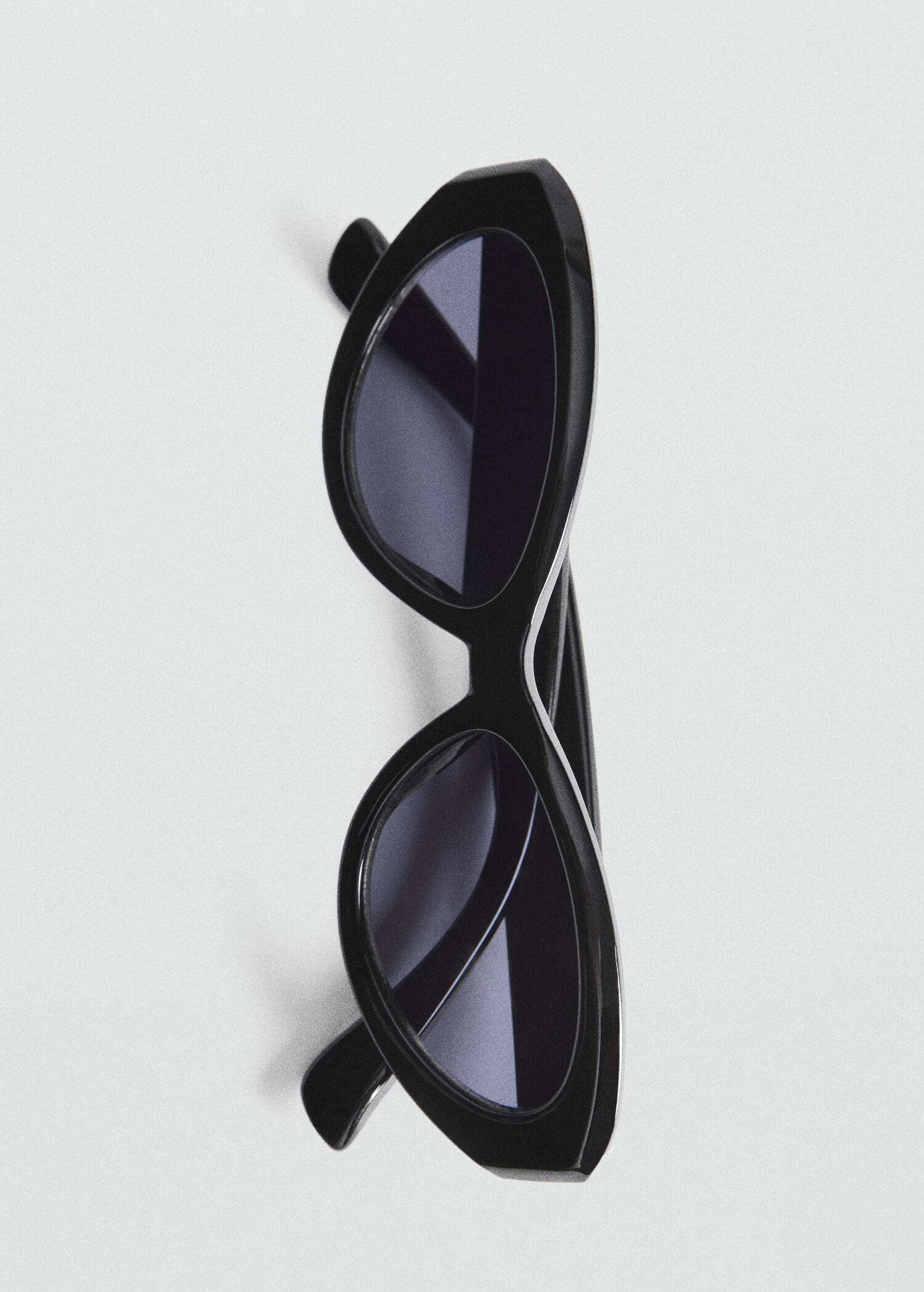 Oval frame sunglasses - Women | MANGO USA