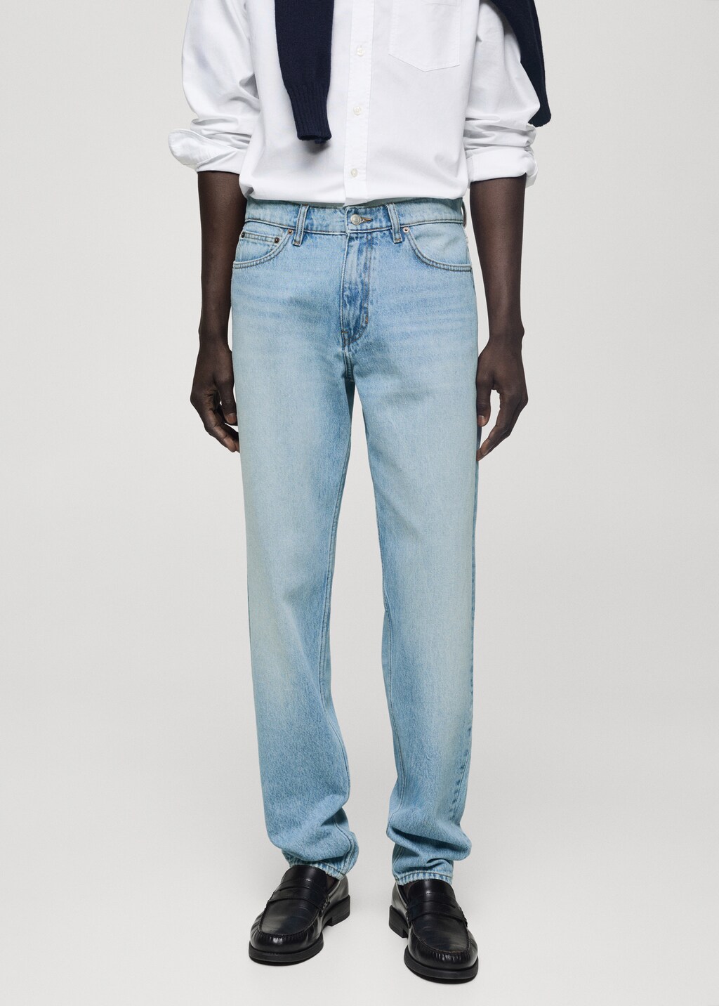 Bob regular-fit light-wash jeans - Man | MANGO Indonesia