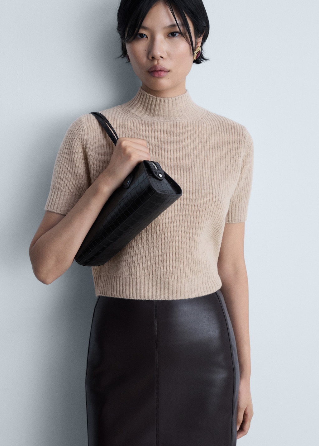 Short-sleeved wool sweater - Women | MANGO India Short-sleeved wool sweater - Women | MANGO India