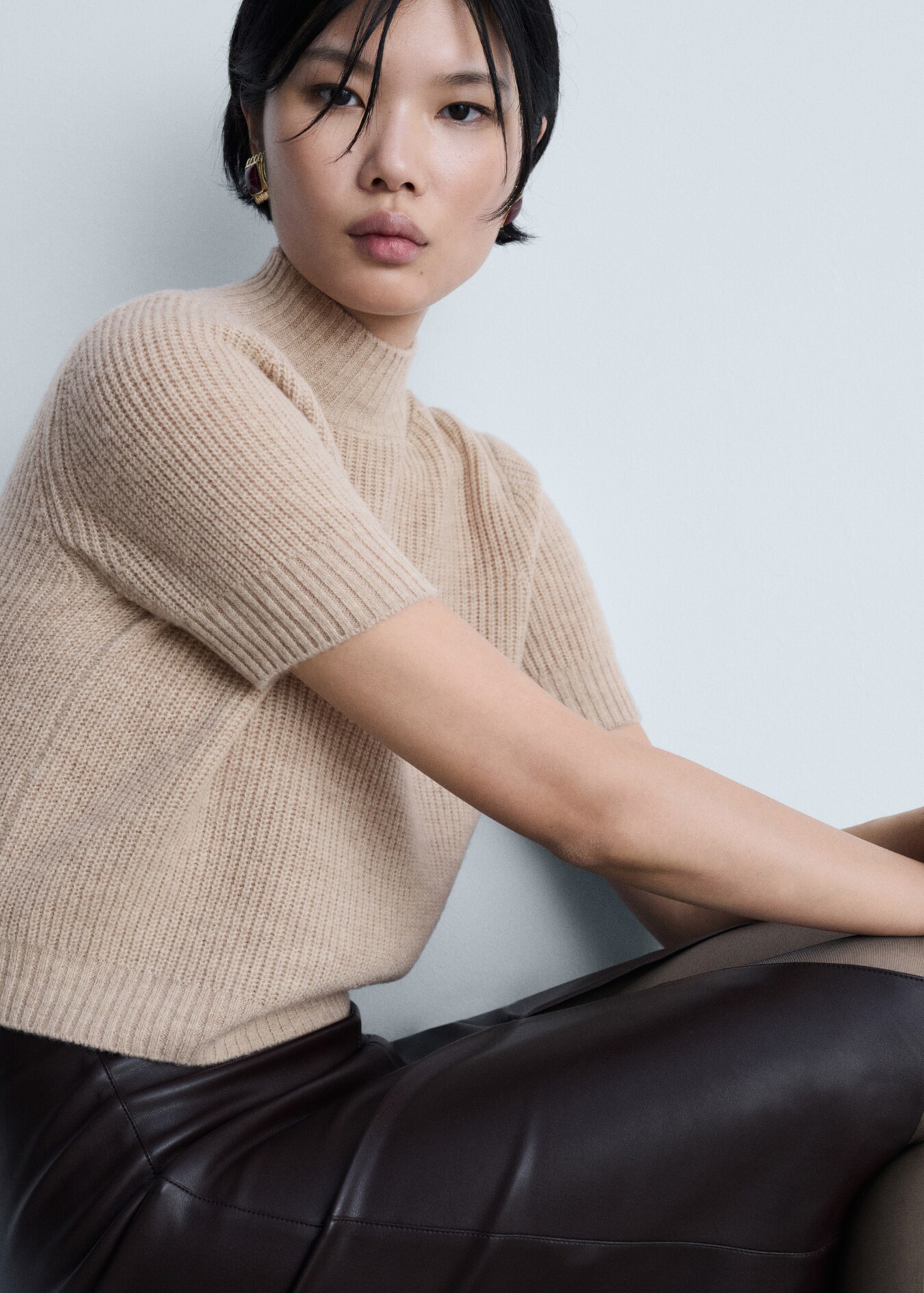Short-sleeved wool sweater - Women | MANGO Vietnam Short-sleeved wool sweater - Women | MANGO Vietnam