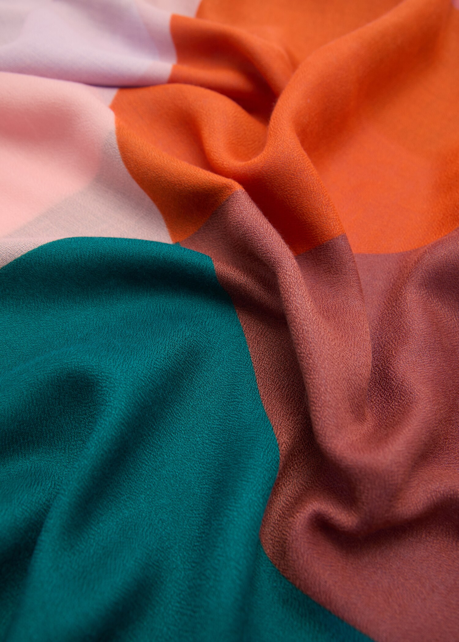 Geometric print scarf - Women | MANGO USA