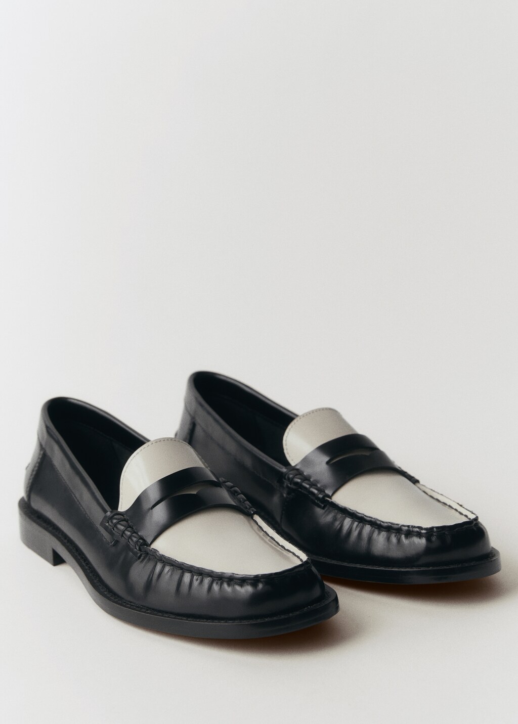 Two-tone leather loafers - Women | MANGO Sri Lanka