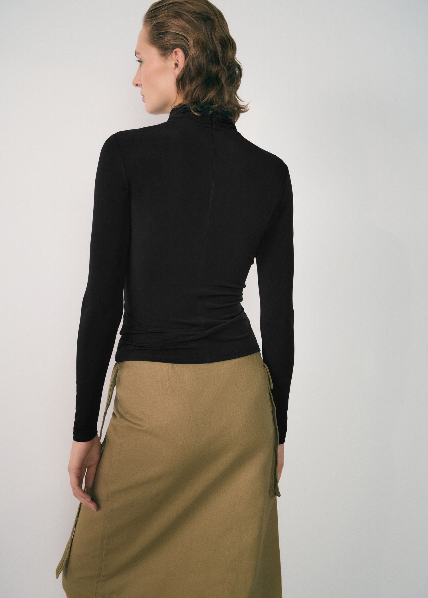 Cross-neck t-shirt - Women | MANGO USA