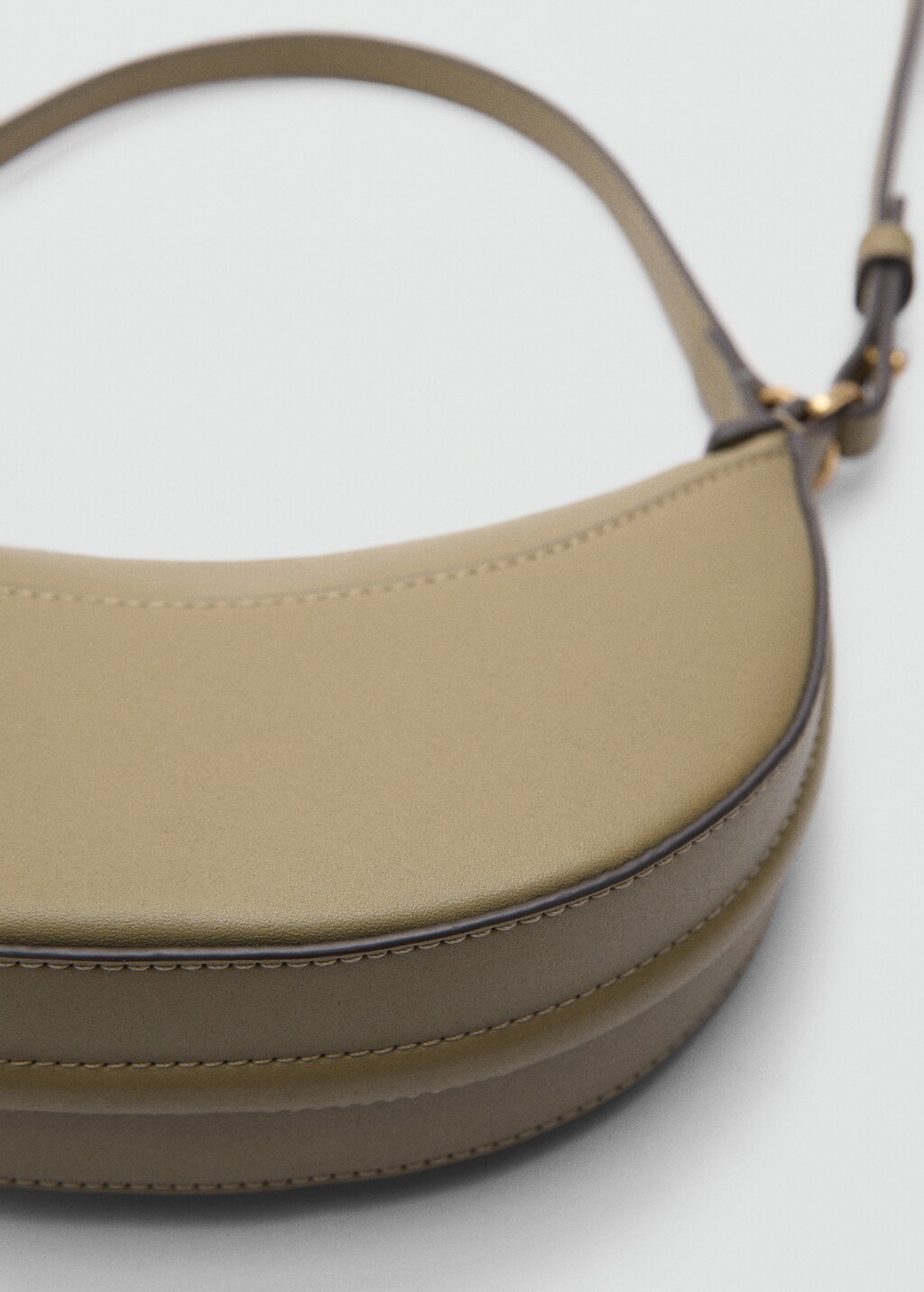 Oval shoulder bag - Women | MANGO USA