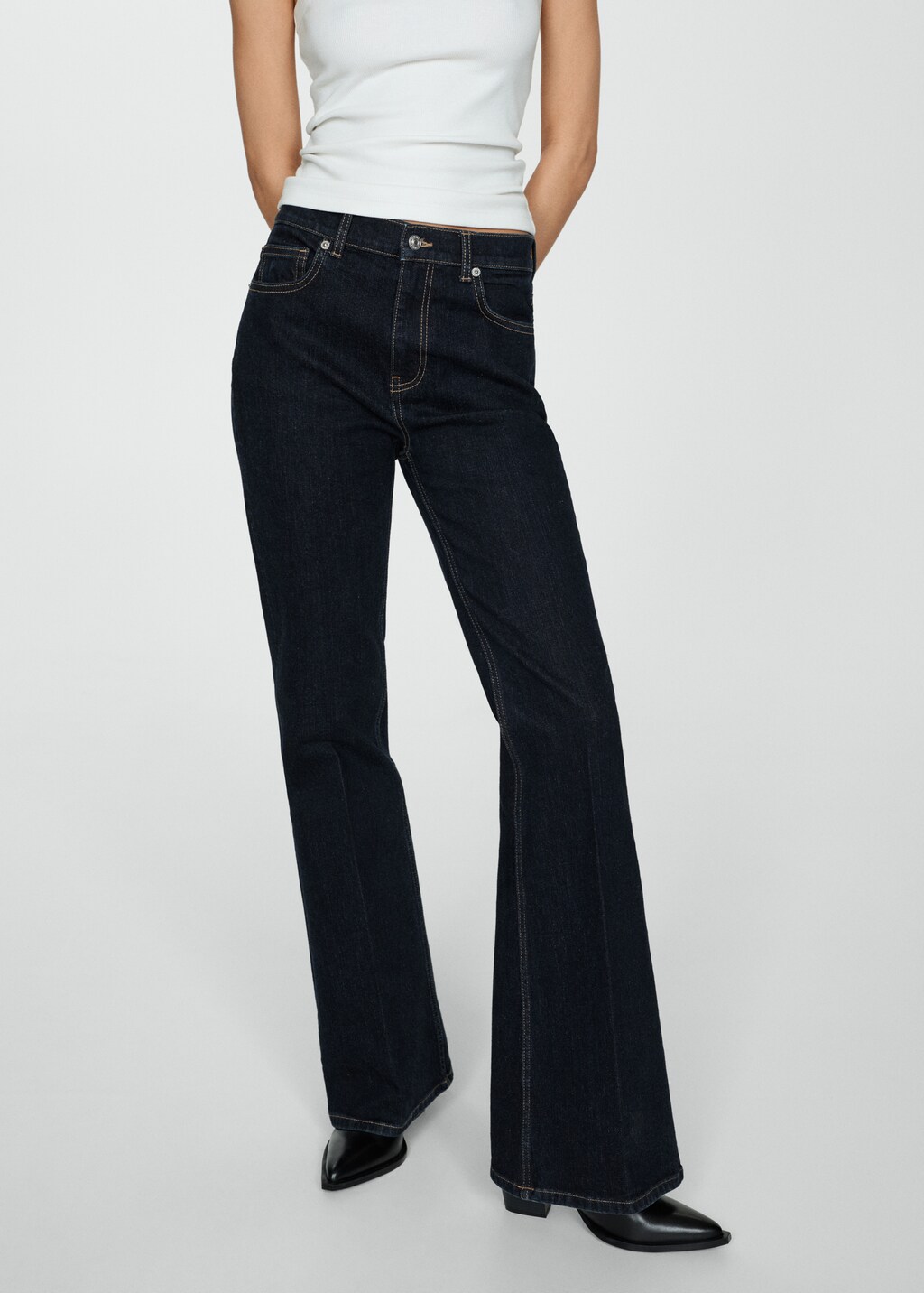 Violet flared high-rise jeans - Women | MANGO Malaysia
