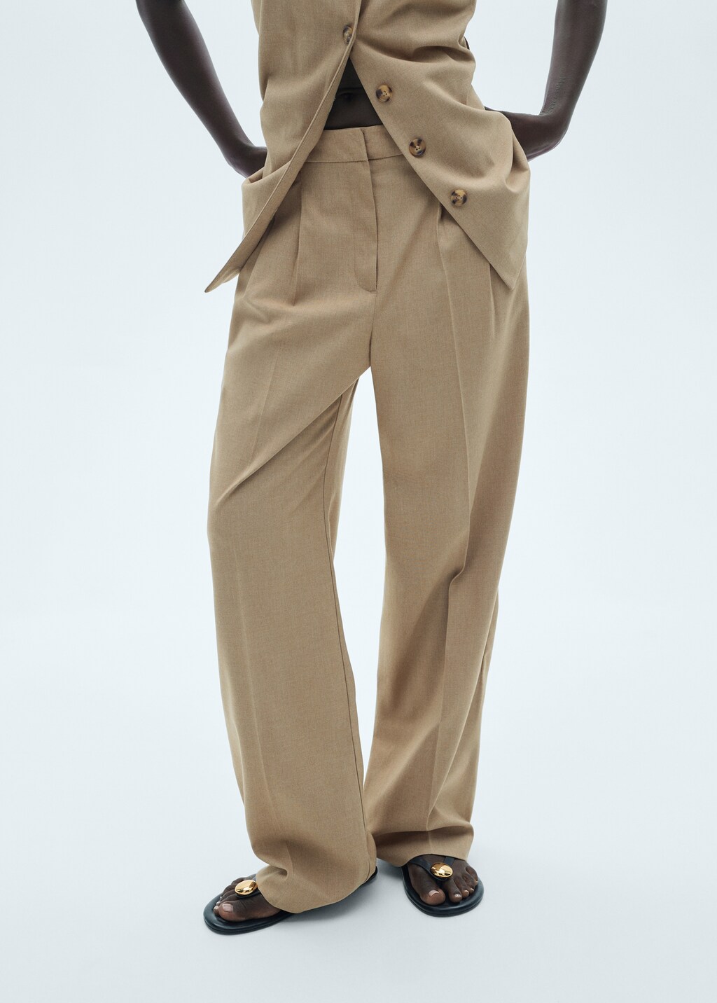 Pleated straight fit trousers - Women | MANGO Armenia