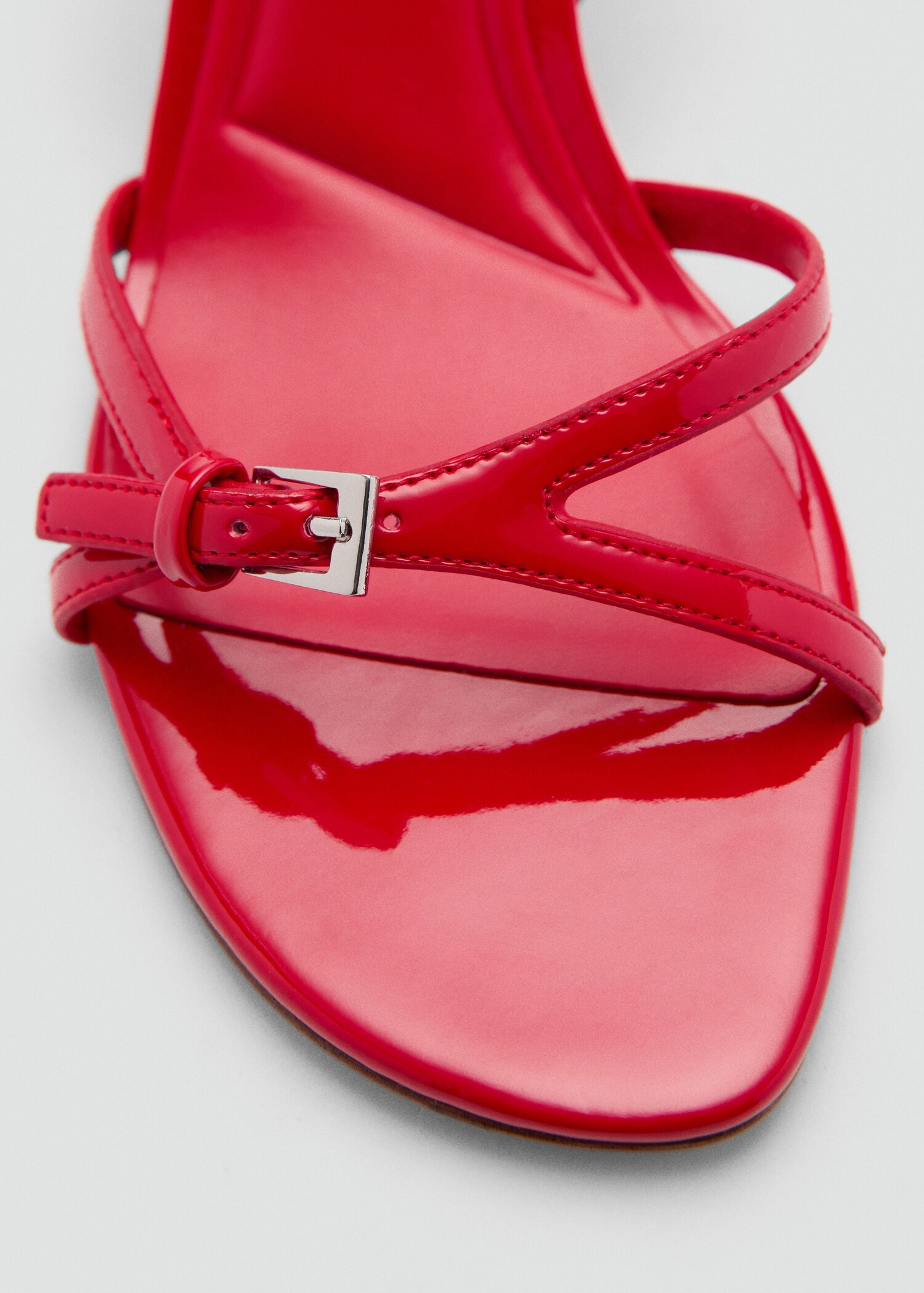 Heeled sandals with strap and buckle - Woman | MANGO USA