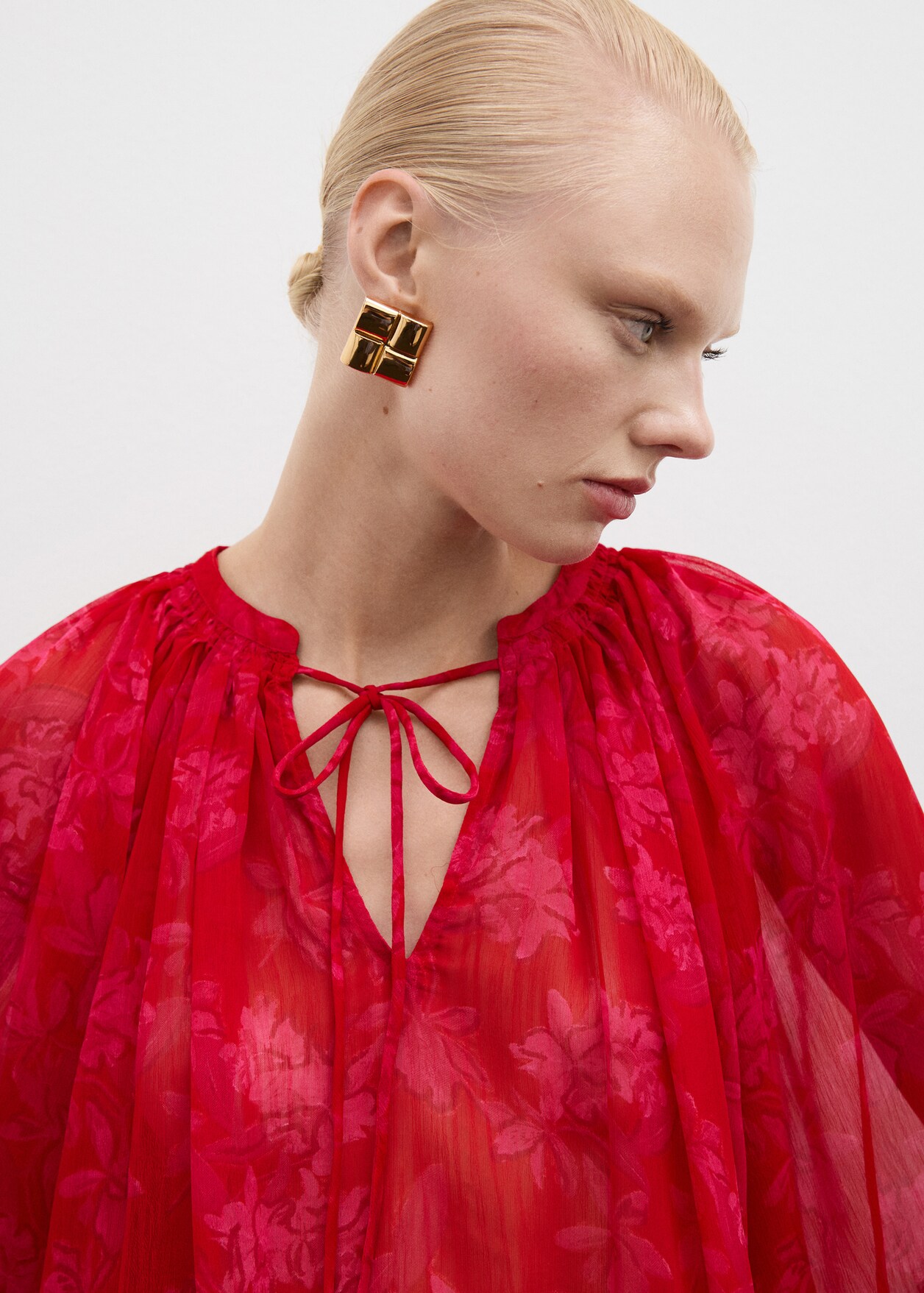 Semi-transparent floral-print blouse - Women | MANGO USA