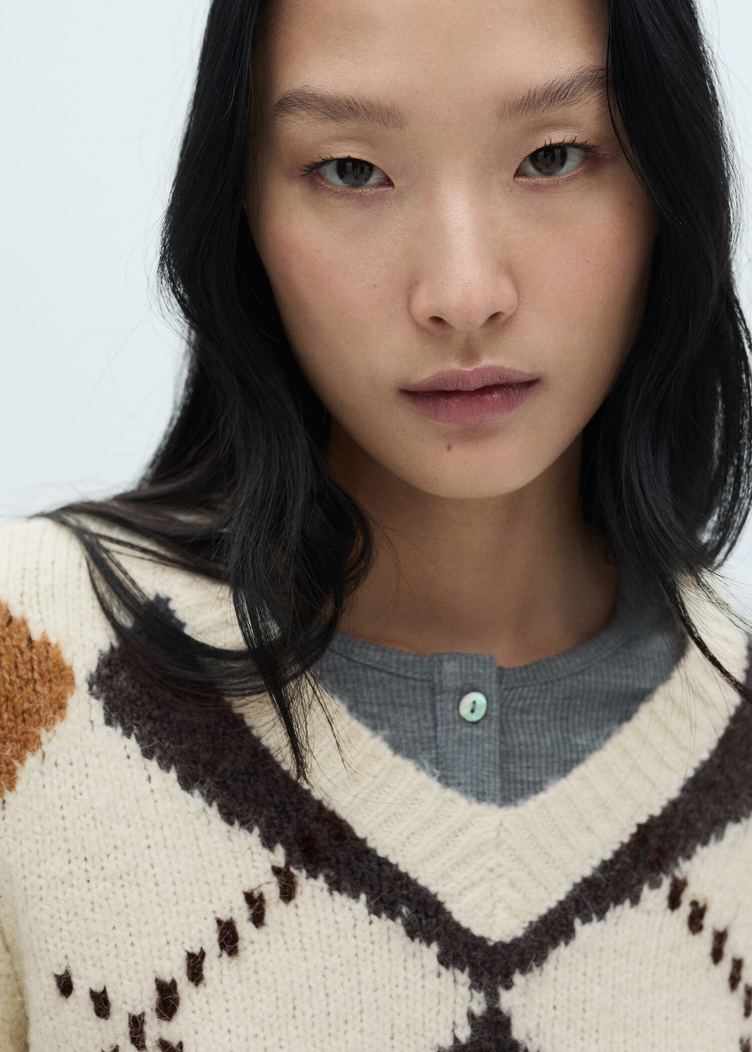 Diamond V-neck sweater - Women | MANGO USA