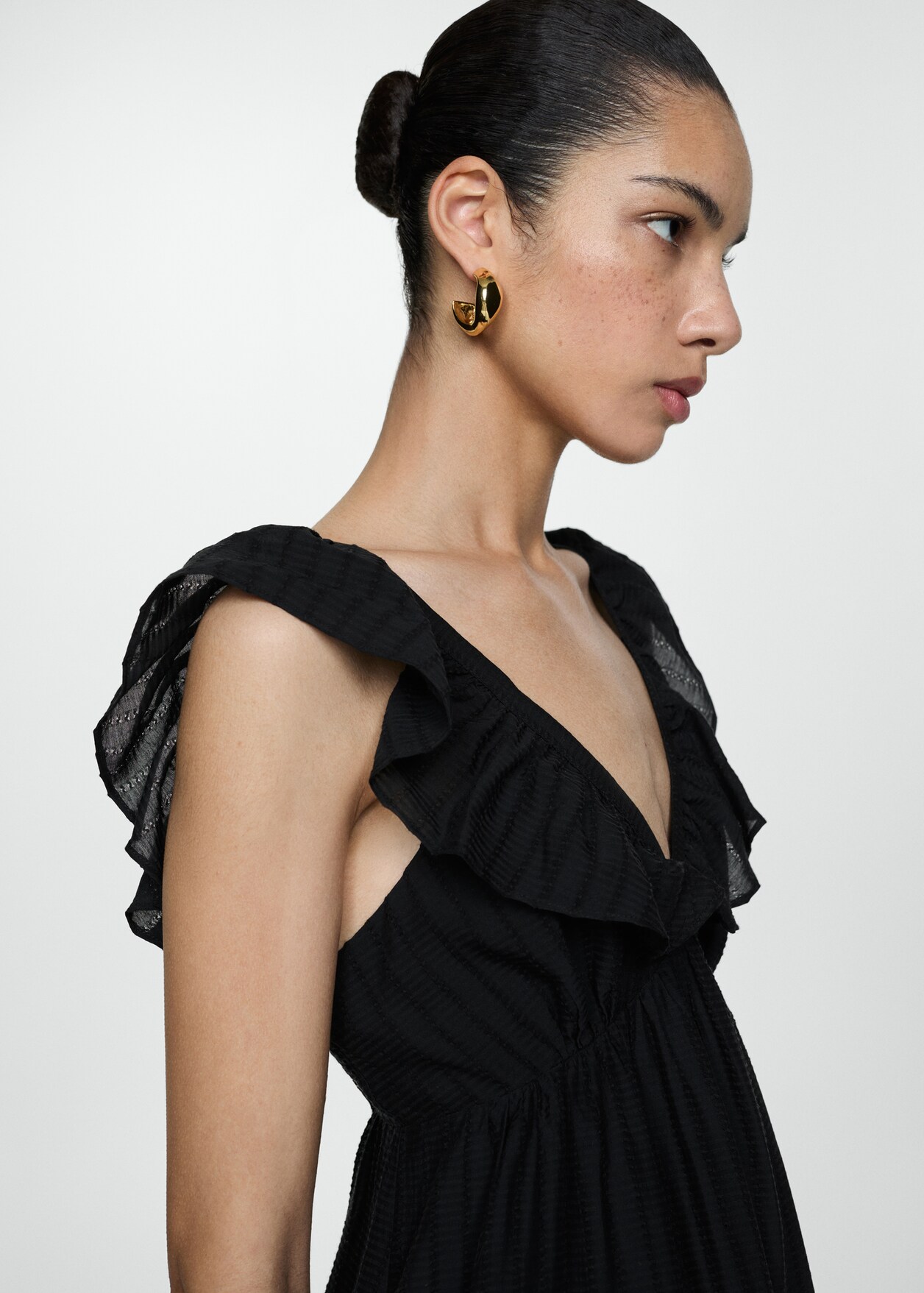 Textured ruffled dress - Women | MANGO USA