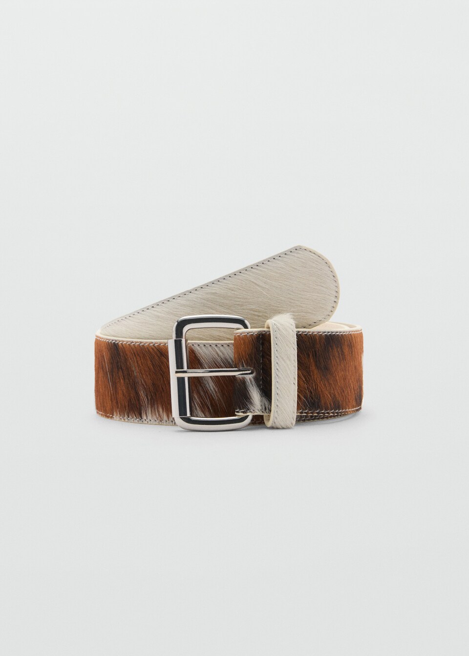 Deze riem met koeienprint van Mango is the talk of the town