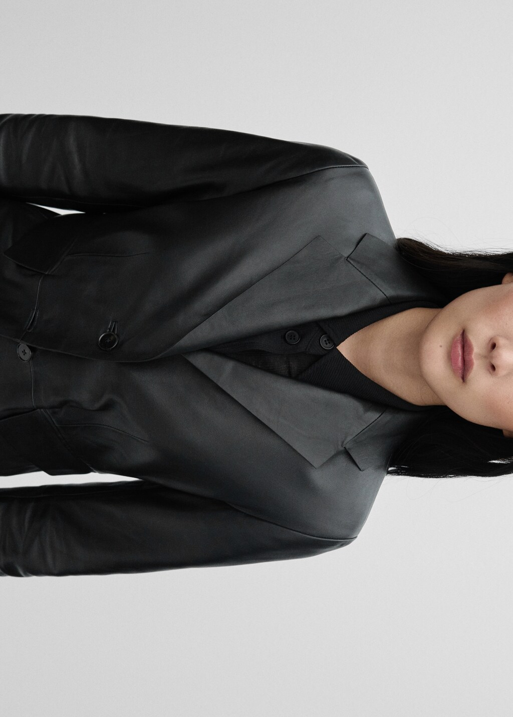 100% leather crop blazer - Woman | MANGO Canada