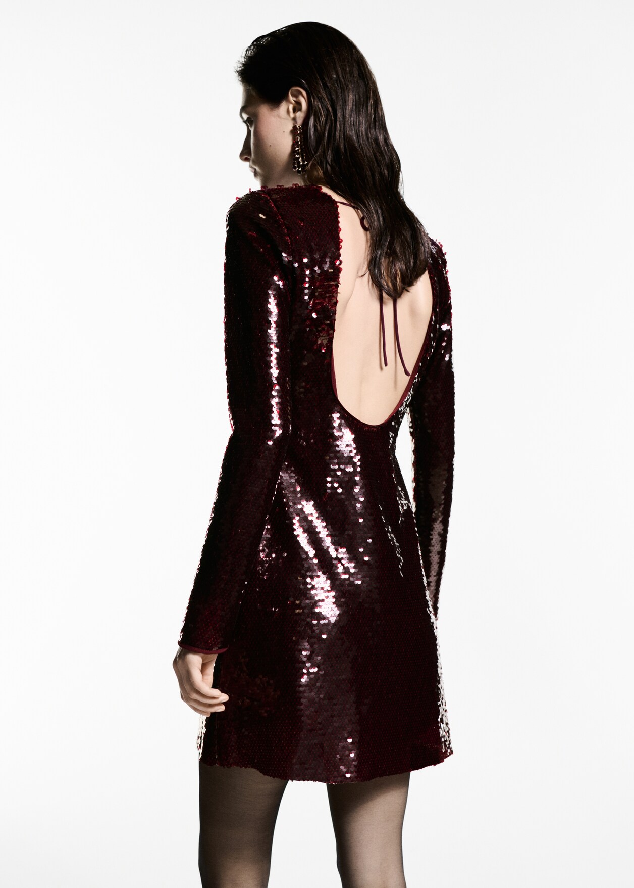 Scoop-back sequin dress - Women | MANGO USA