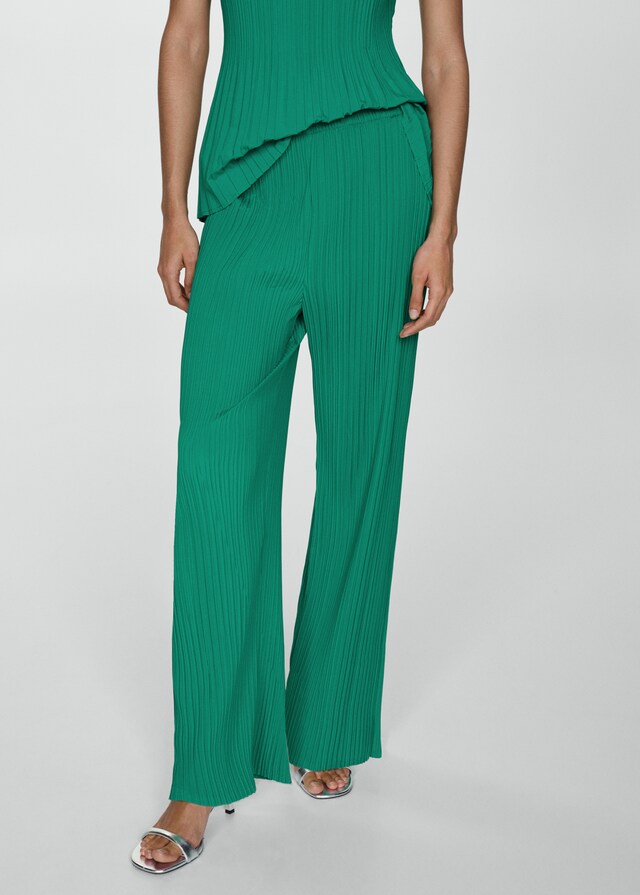 Fluid pleated trousers - Women | MANGO USA