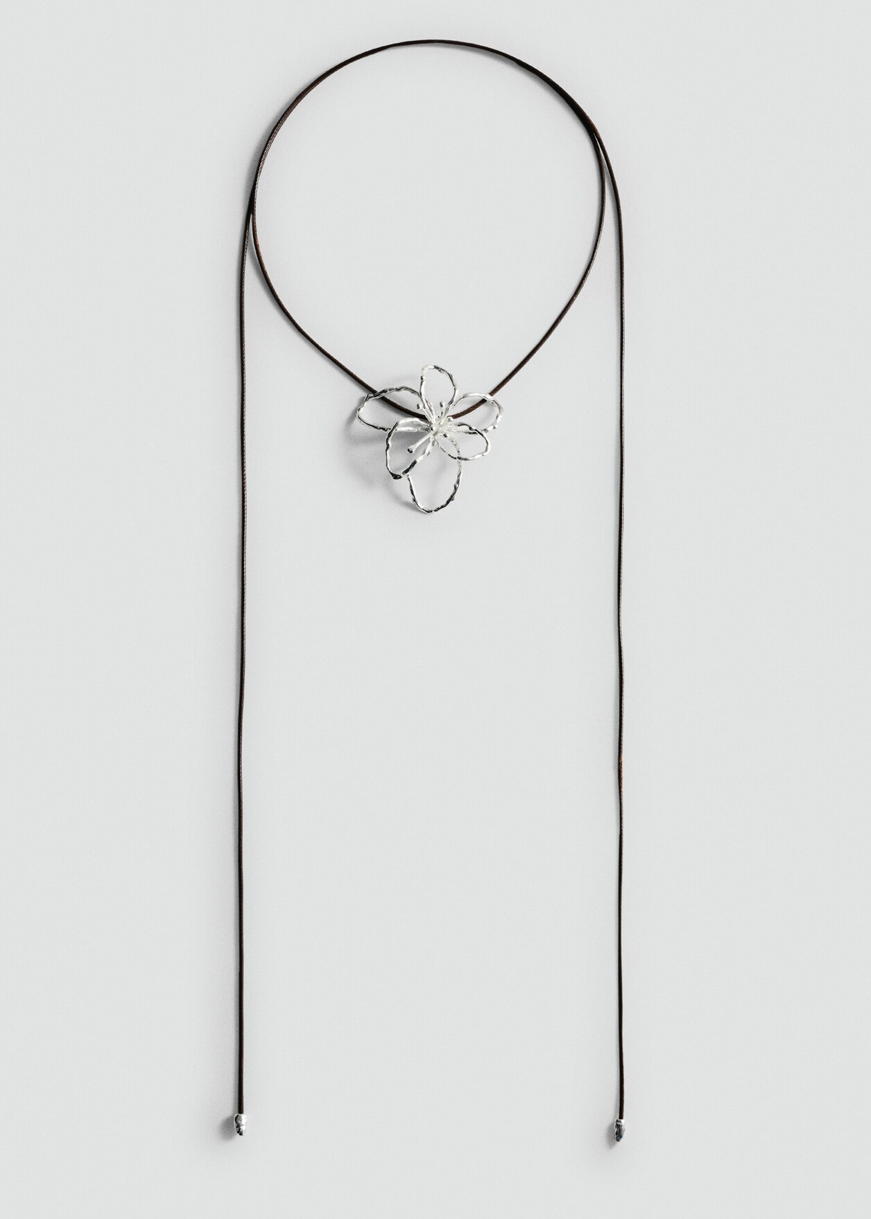 Flower cord necklace - Women | MANGO USA