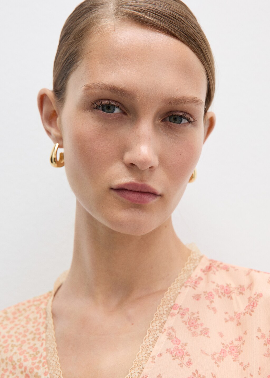 Floral print crossover blouse - Women | MANGO USA