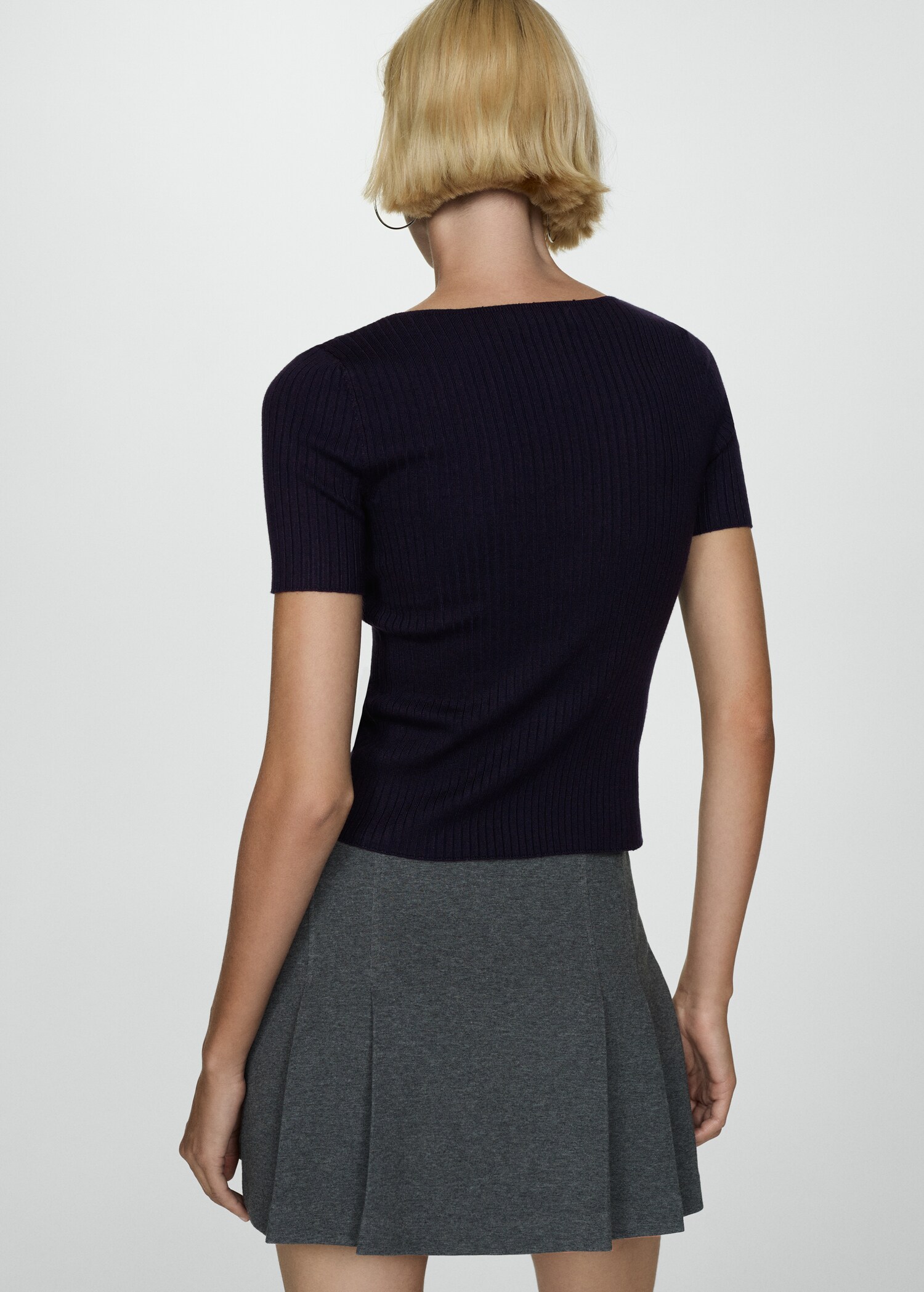 Short-sleeved fine-knit t-shirt - Women | MANGO USA