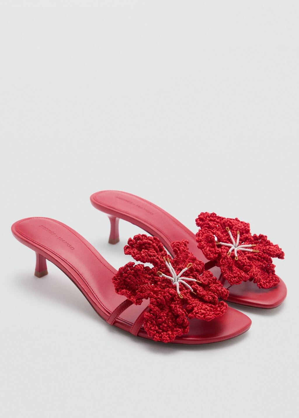 Leather sandals with flower heel - Women | MANGO Maldives