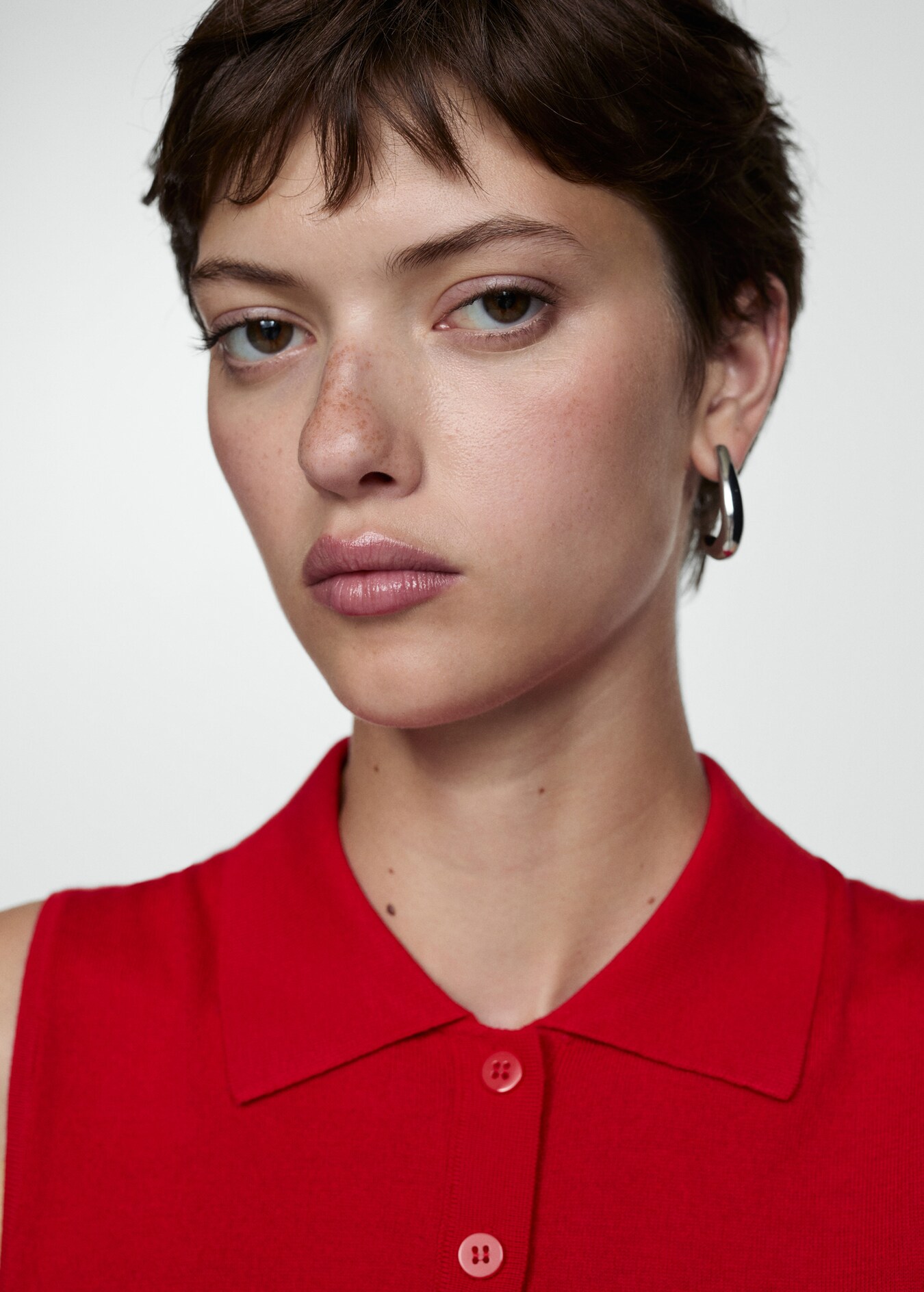 Fine-knit polo neck gilet - Women | MANGO United Kingdom