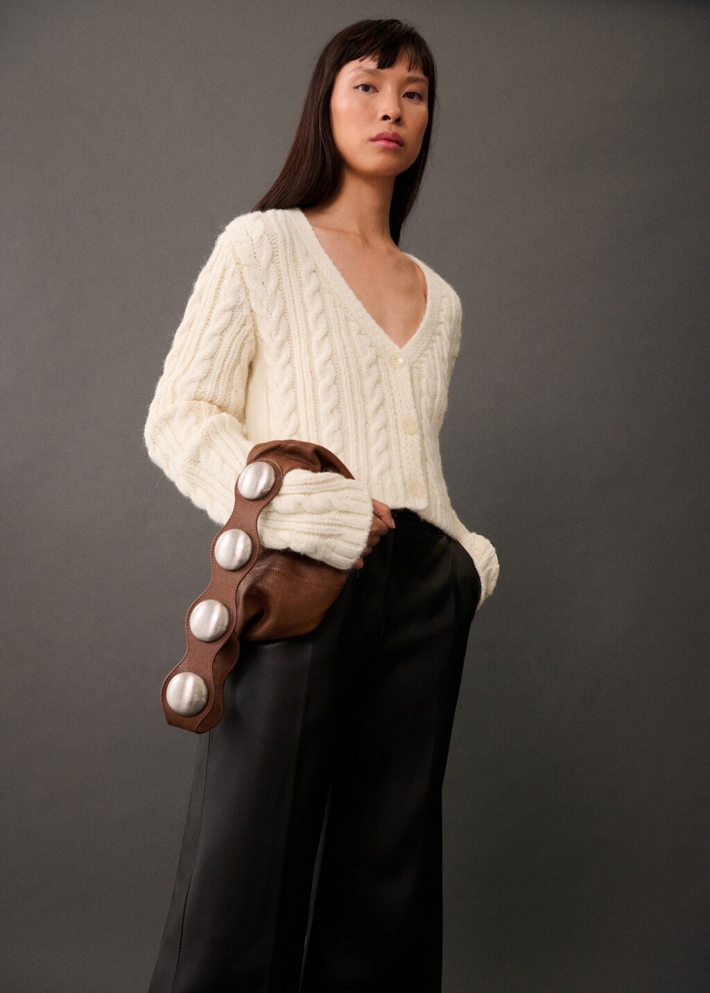 Buttoned knit braided cardigan - Woman | MANGO India