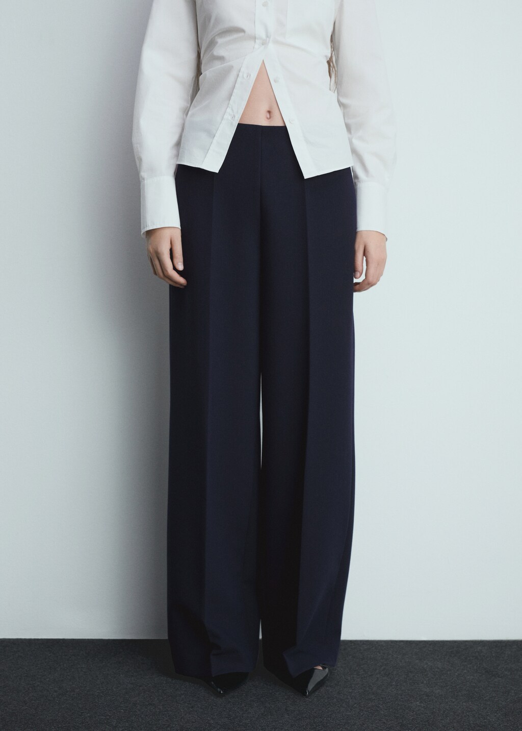 Wideleg pleated trousers - Woman | MANGO Greece