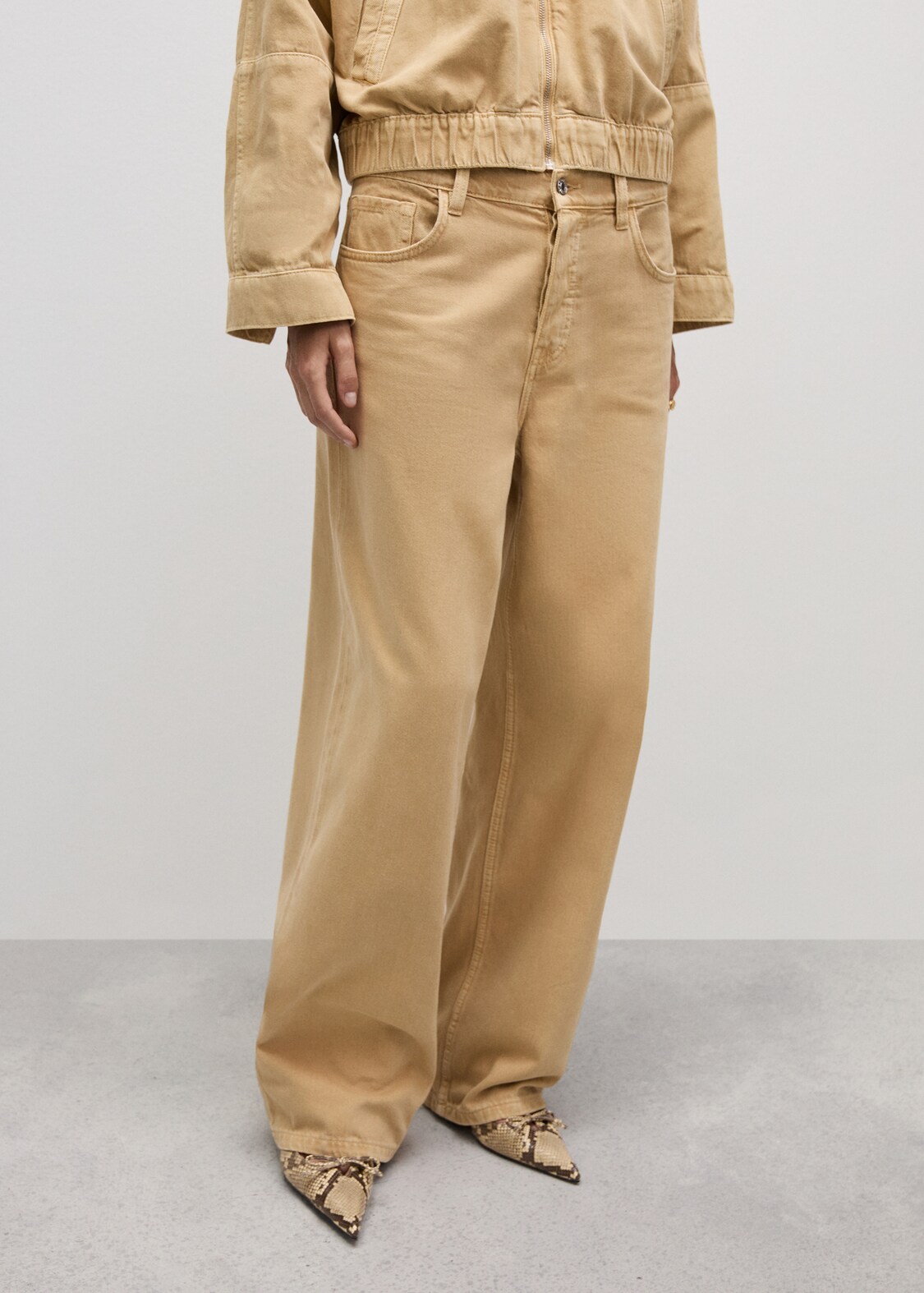 Low-rise loose-fit wideleg jeans - Women | MANGO USA