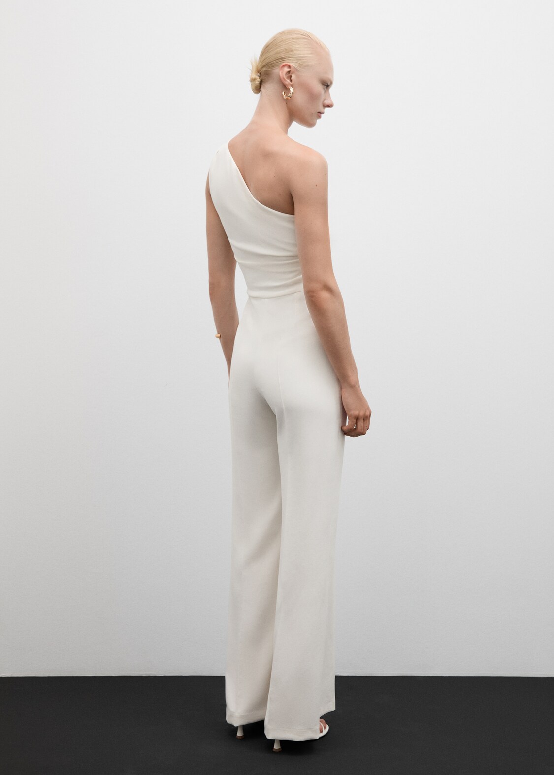 Asymmetrical jumpsuit with draped detail - Women | MANGO USA