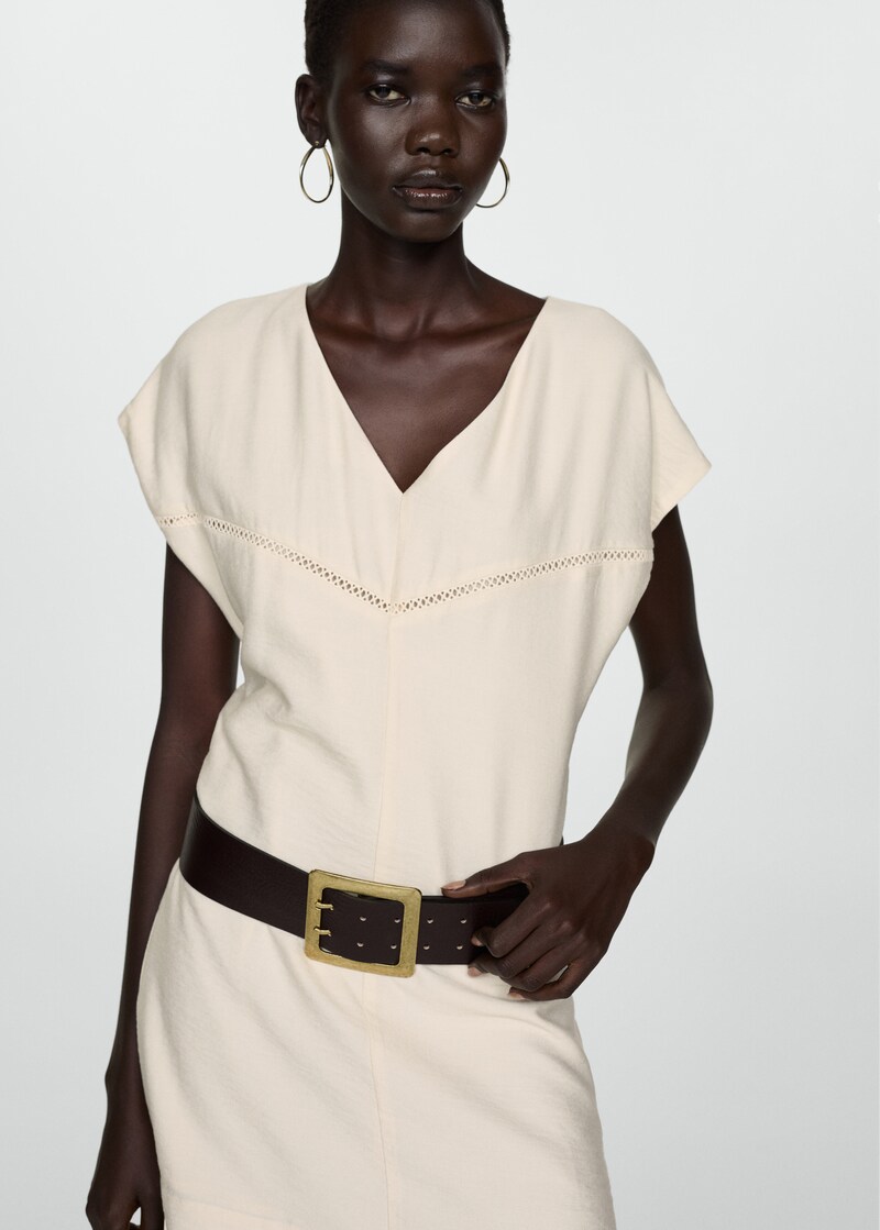 Rochie scurtă cu detaliu brodat - Femei | MANGO Romania