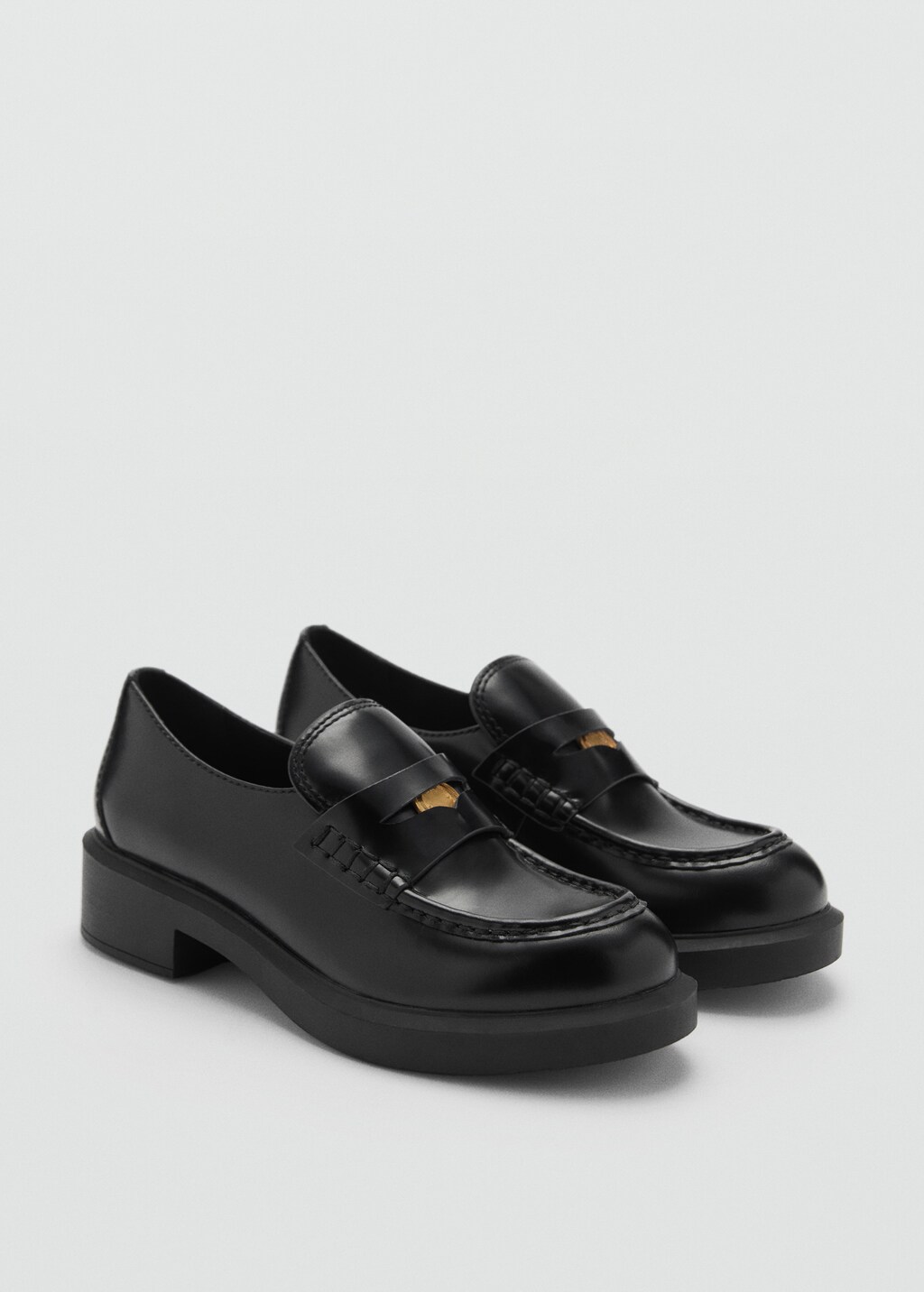 Mocasín Piel Detalle Metálico Mujer Mango México