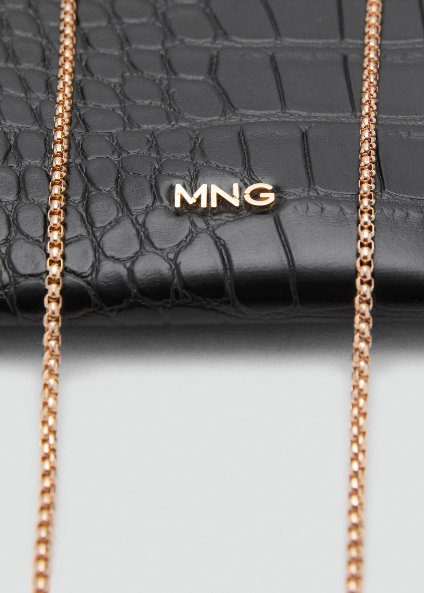 Crocodile-effect cell phone case - Women | MANGO USA