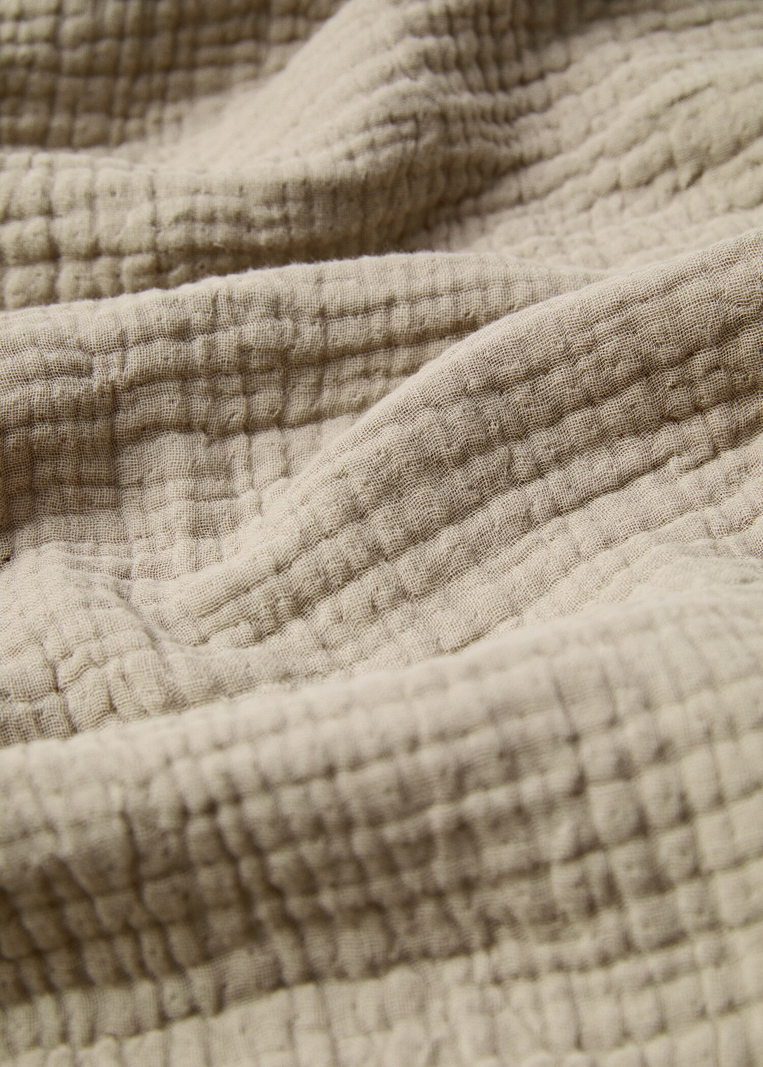 Cotton chiffon textured blanket - Home | MANGO USA