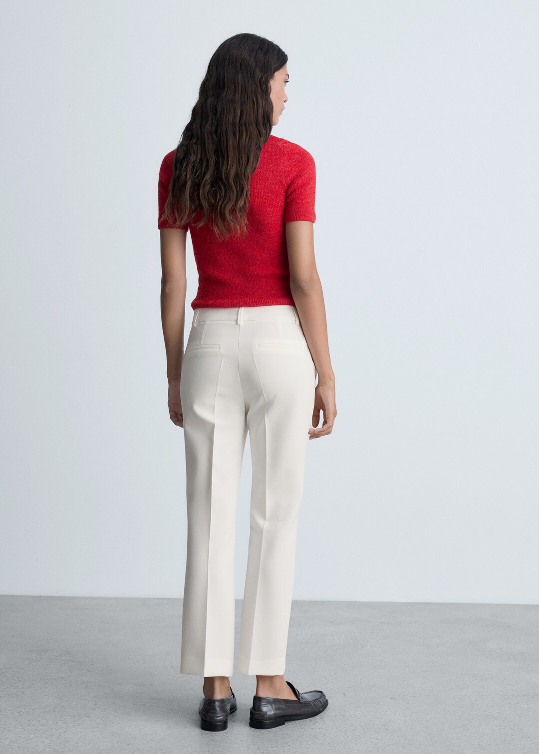 Spodnie z prostymi nogawkami i zaszewkami - Kobieta | MANGO Poland