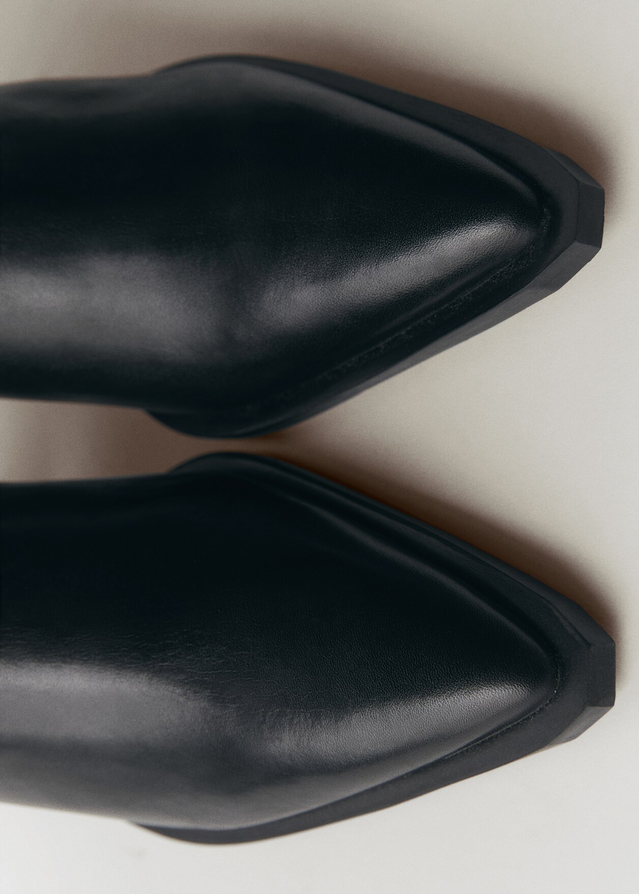 Leather pointed ankle boots - Women | MANGO USA