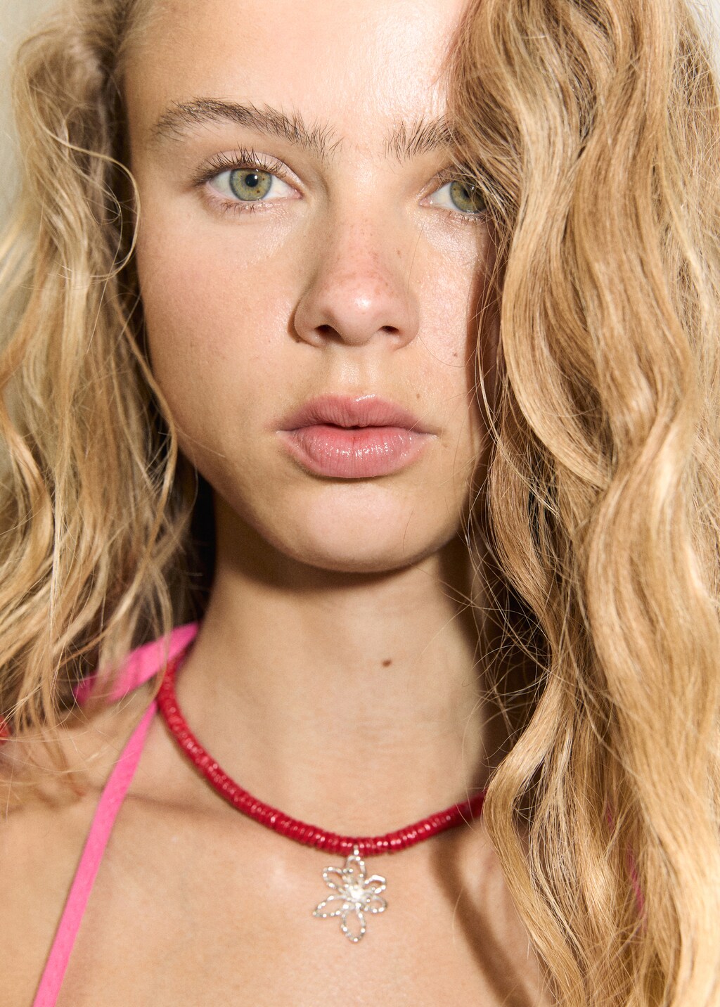 Shell pendant necklace - Women | MANGO Philippines