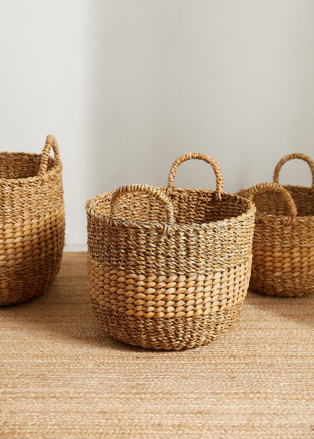 Natural fibers round basket 36x25cm - Home | MANGO United Kingdom