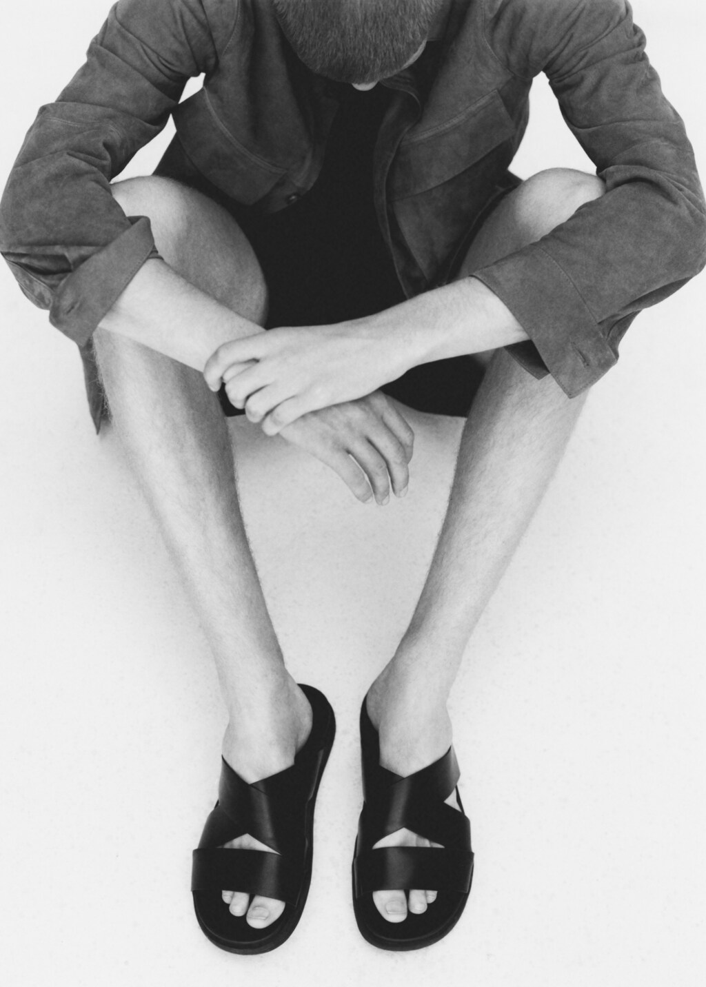 100% leather crossed strap sandal - Men | MANGO USA