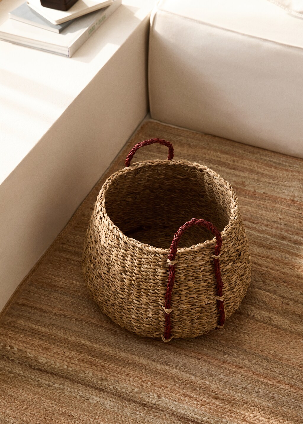 Natural fiber coloured handed basket - Home | MANGO Romania