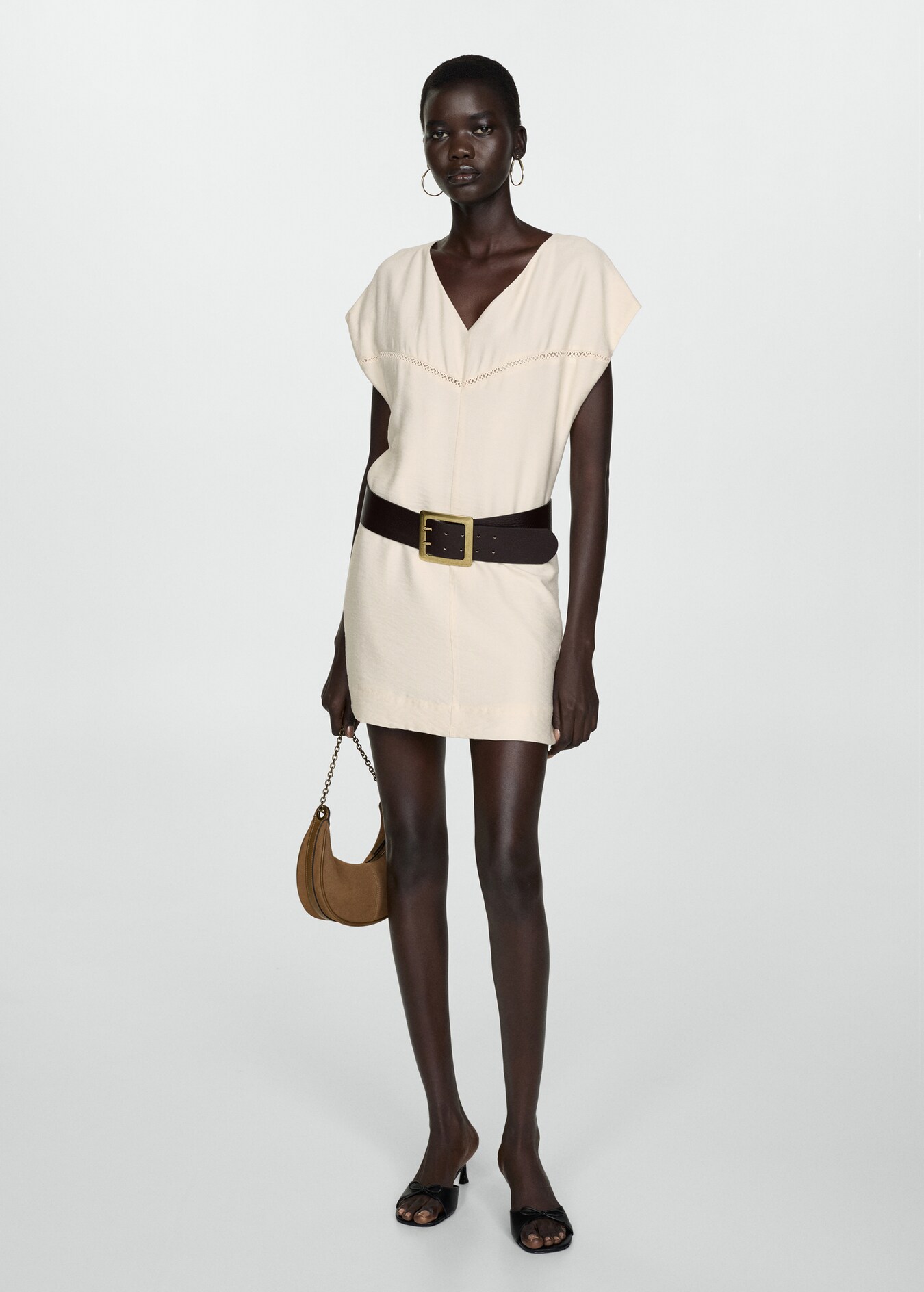 Rochie scurtă cu detaliu brodat - Femei | MANGO Romania