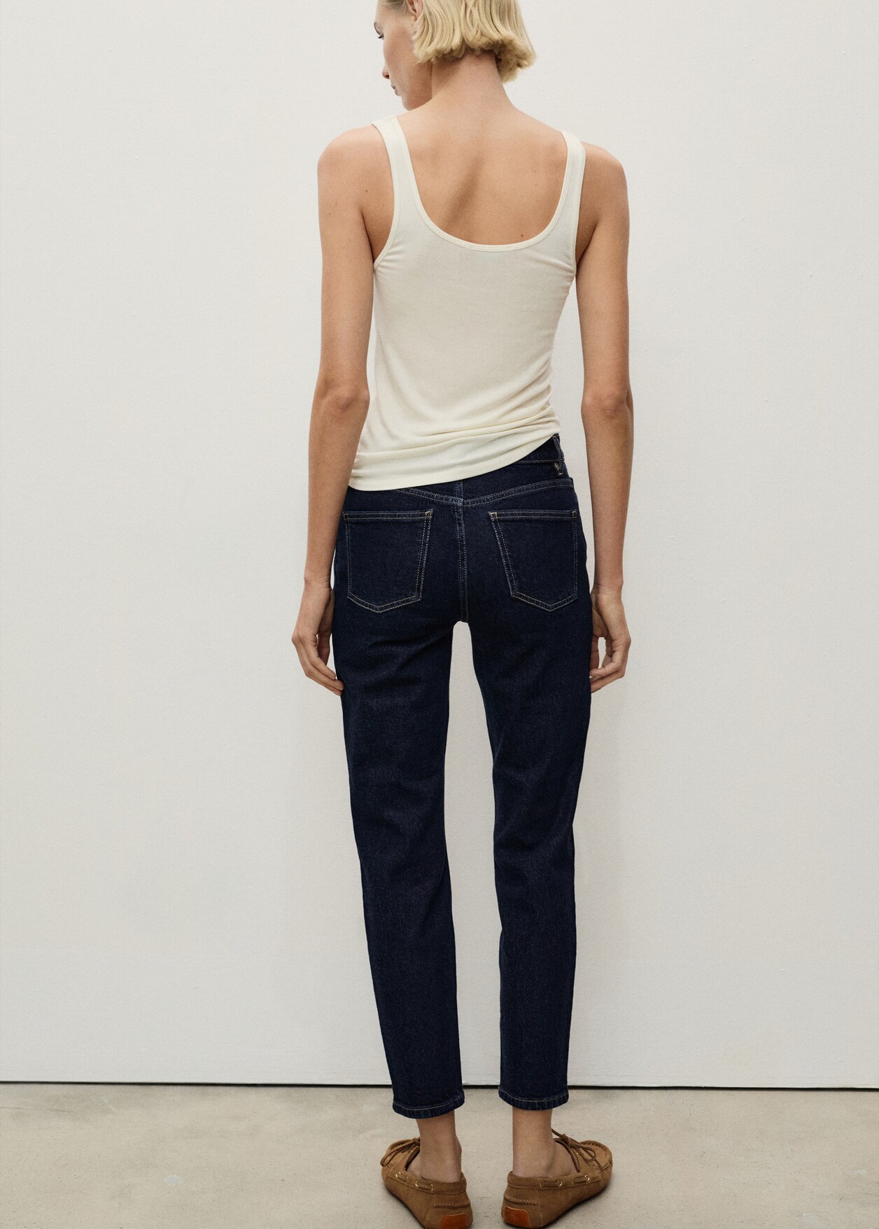 Newmom comfort high-rise jeans - Women | MANGO USA
