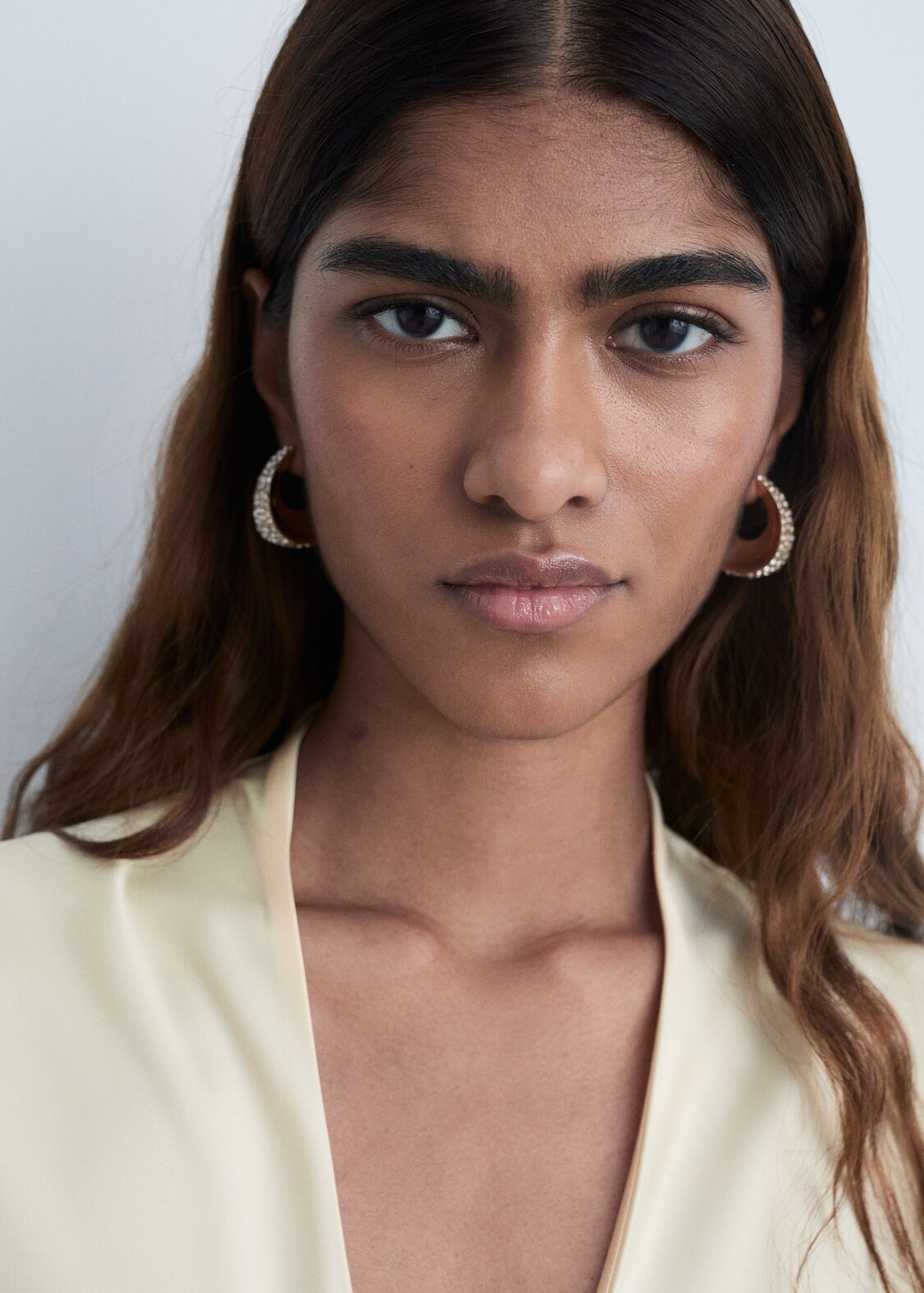 V-neck dress with flared sleeves - Women | MANGO USA